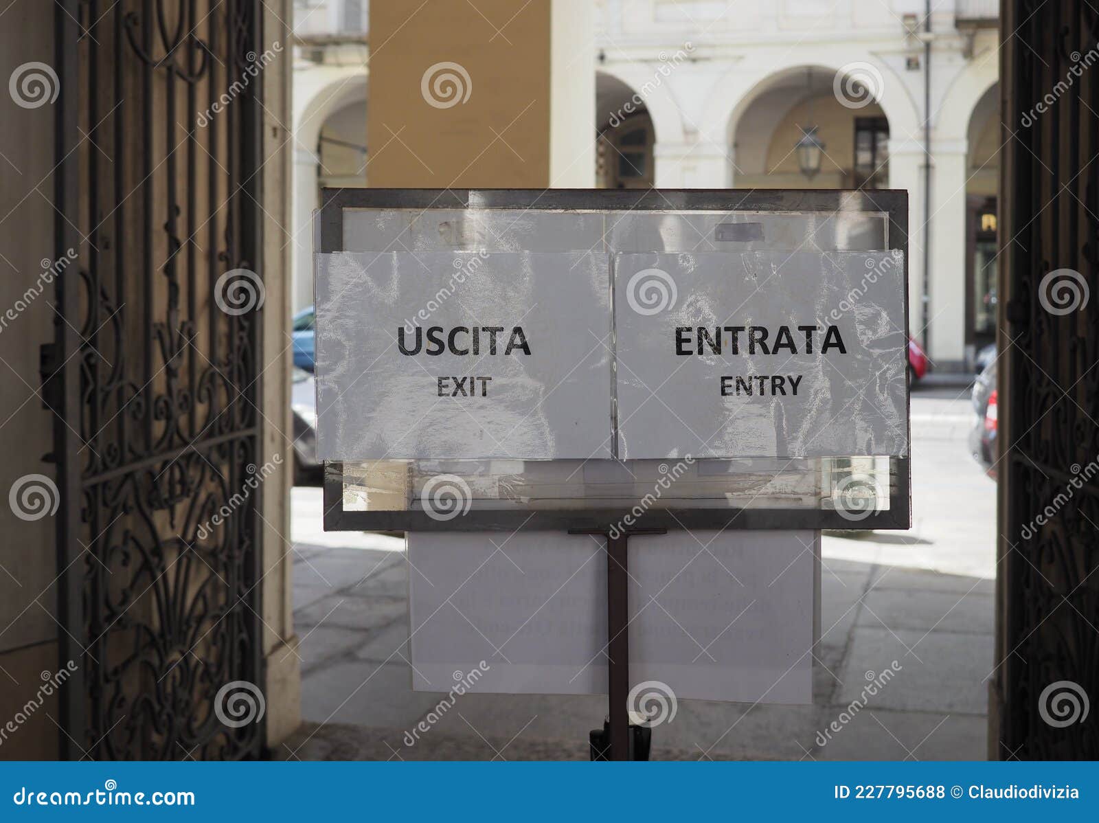 Entrata (Entrance) Sign Royalty-Free Stock Photography | CartoonDealer ...