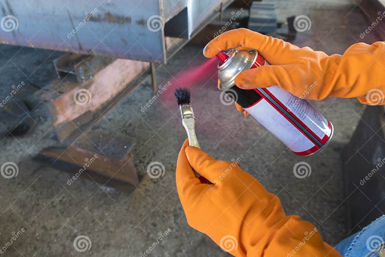 Use Spray Liquid Penetrant into the Brush with Process Penetrant ...