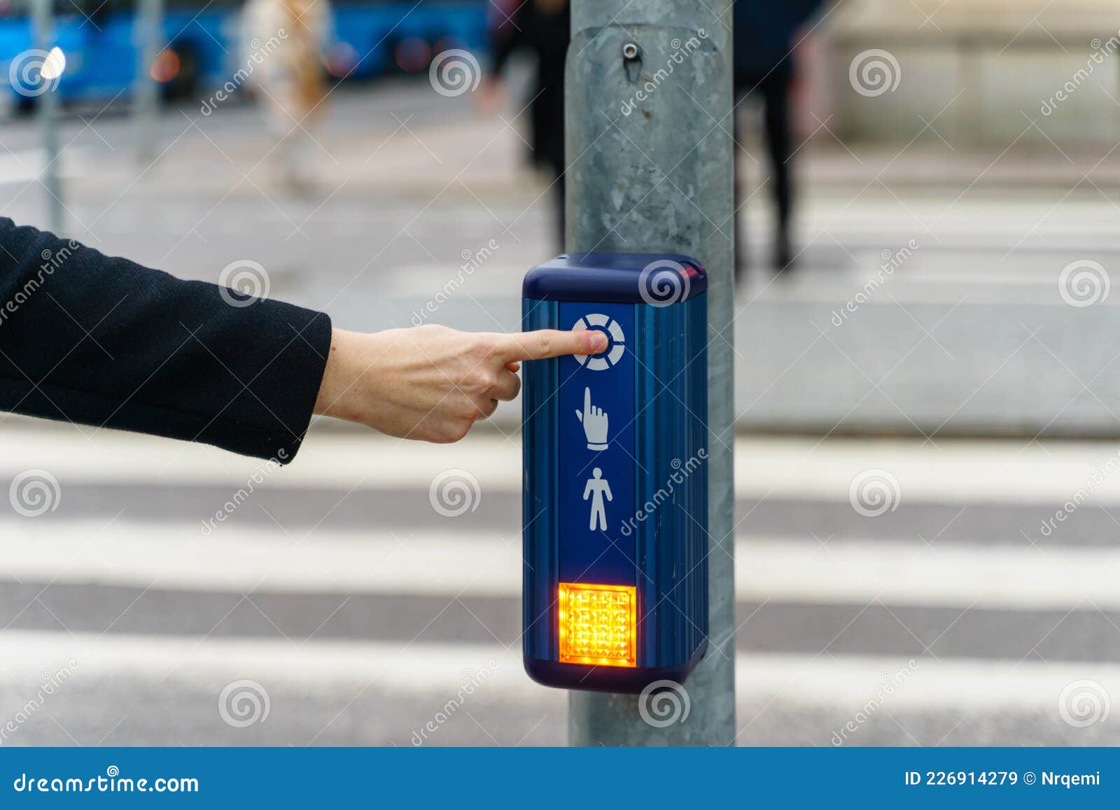 Use Traffic Lights at the Crossroads. System Control Traffic Light ...