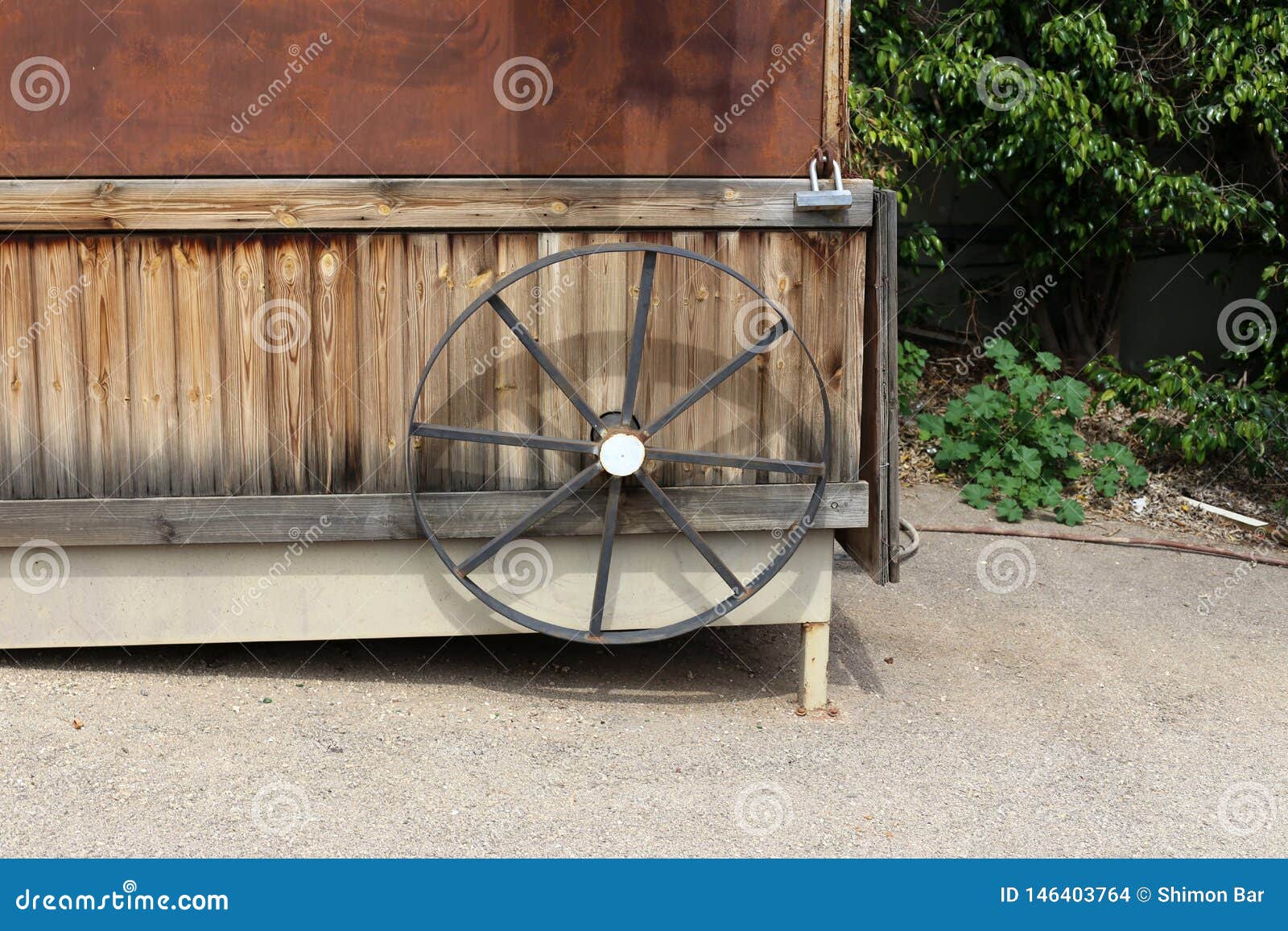 Use of the Wheel in Engineering Stock Photo - Image of road, axle ...