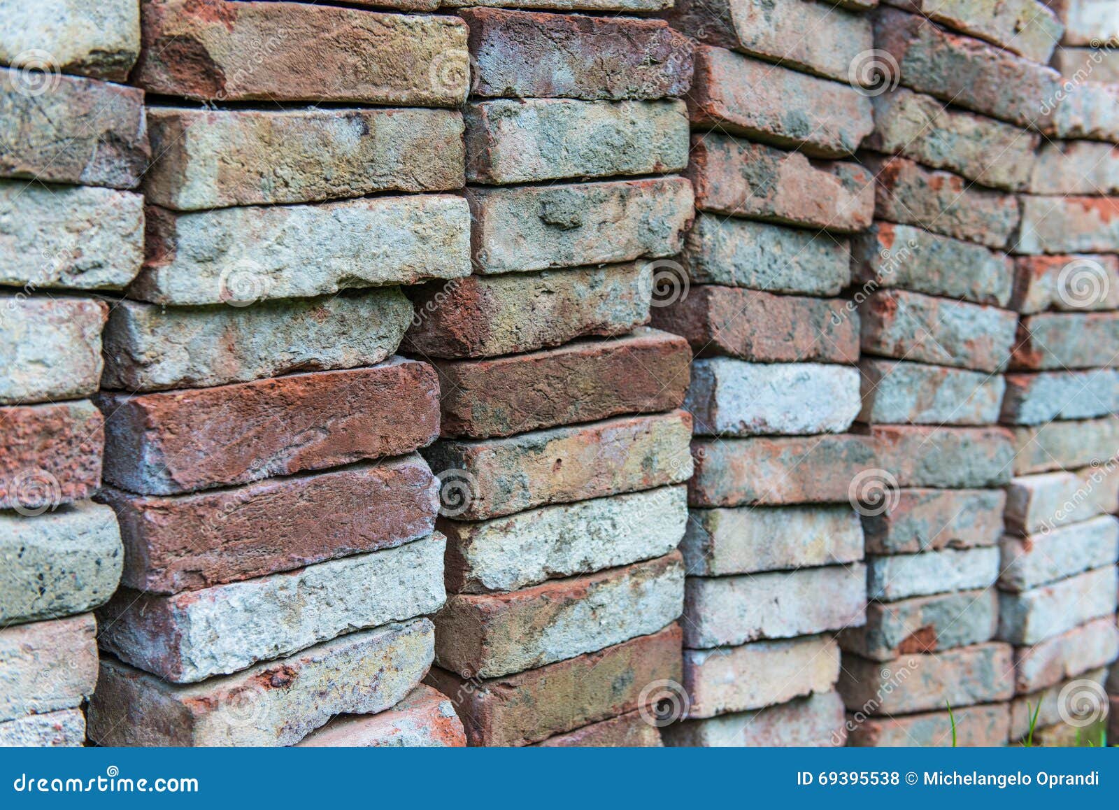 Old Used Bricks, Stacked Into Cubes On Pallets Stock Photo ...