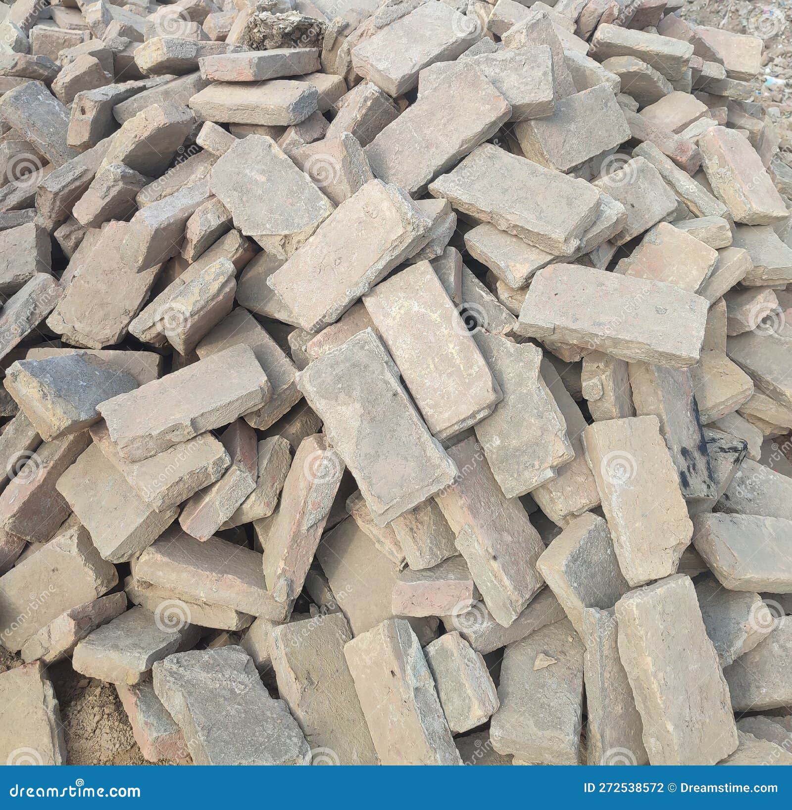 Old Used Bricks, Stacked Into Cubes On Pallets Stock Photo ...