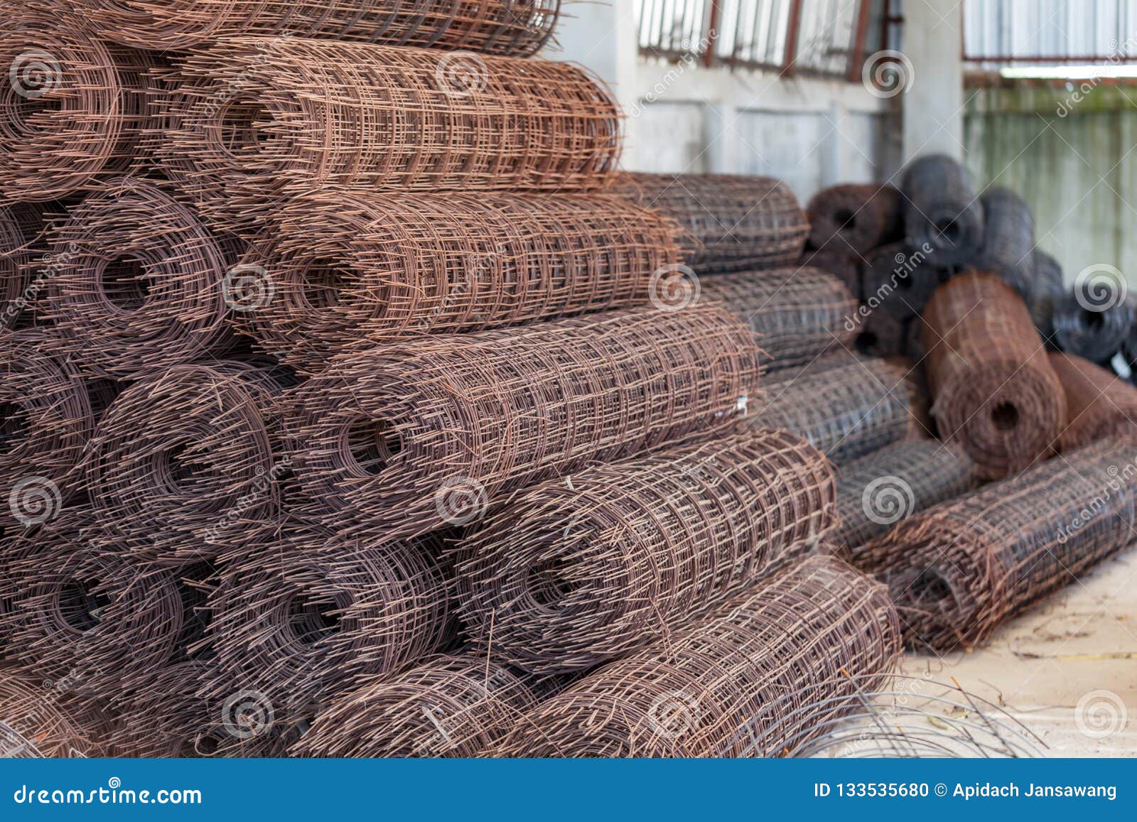 Rustic Wiremesh Pattern Side View For Reinforced Concrete Construction ...