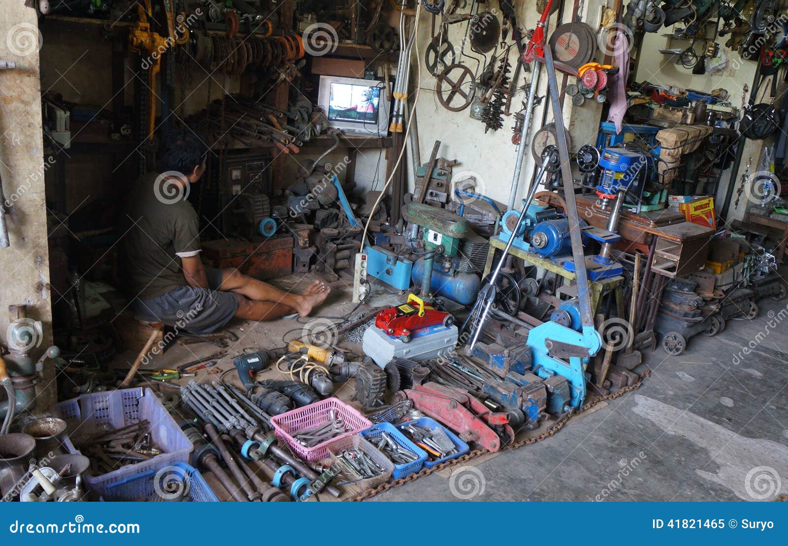 Used goods editorial image. Image of sell, goods, central - 41821465