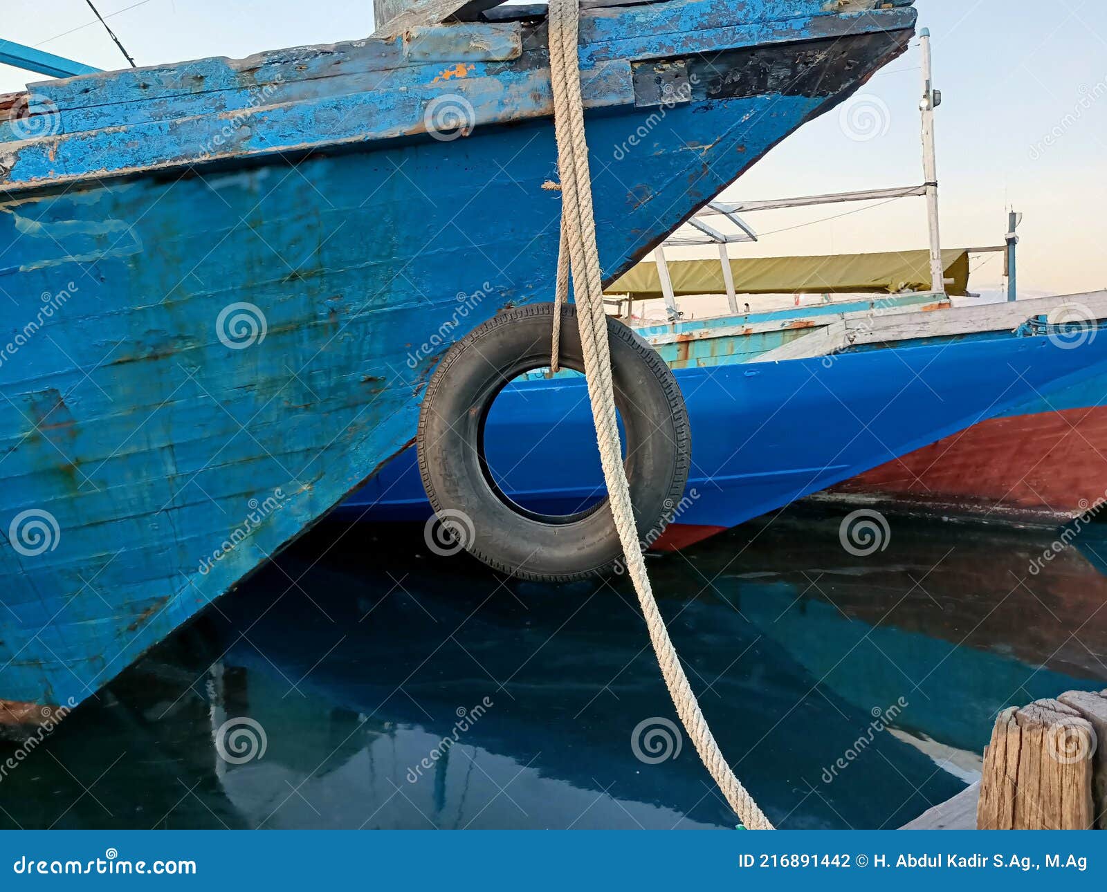 Used Tires on the Ship Function To Avoid Cracks in the Ship in the ...