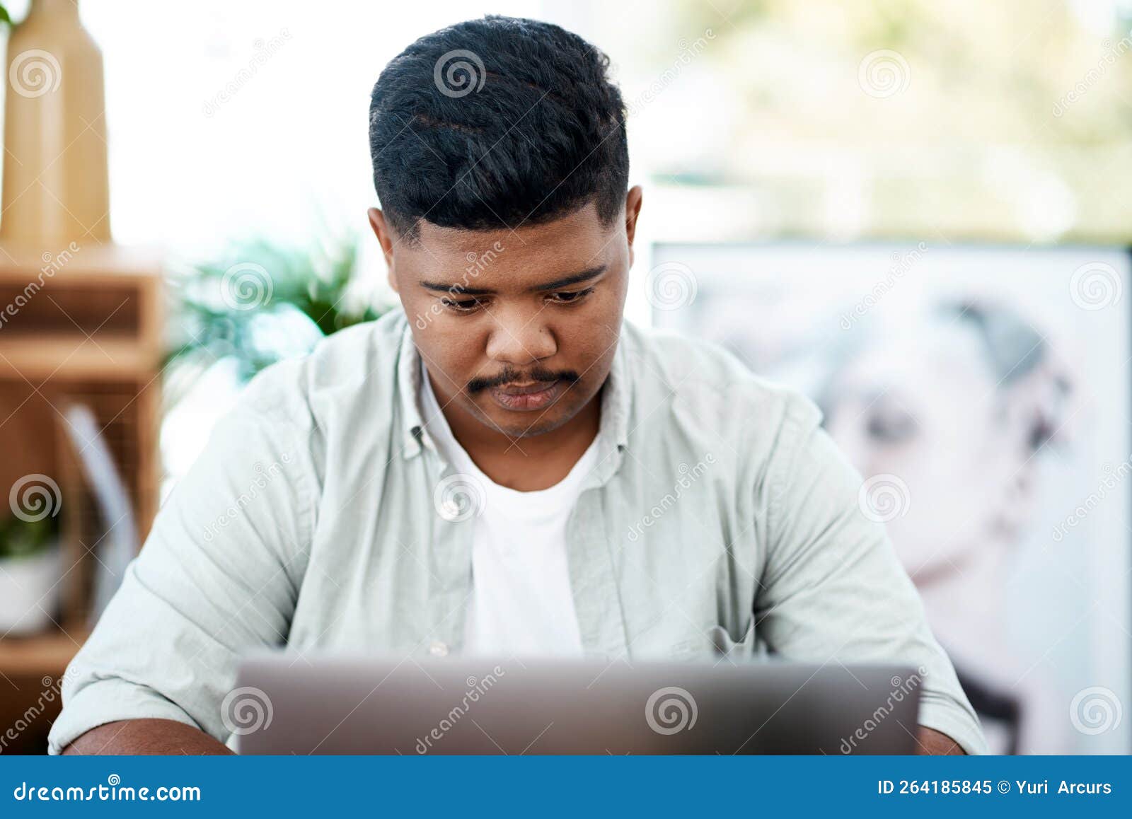 User Friendly Technology Thats Perfect for a Freelancer. a Young ...