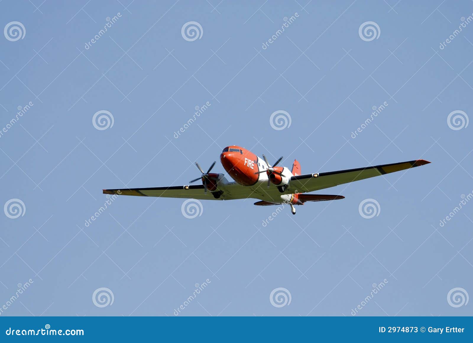 USFS Smoke Jumper Plane stock image. Image of smoke, skydive - 2974873