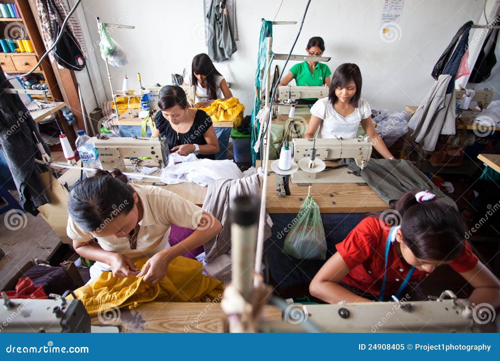 Usine de textile image éditorial. Image du gens, bali - 24908405