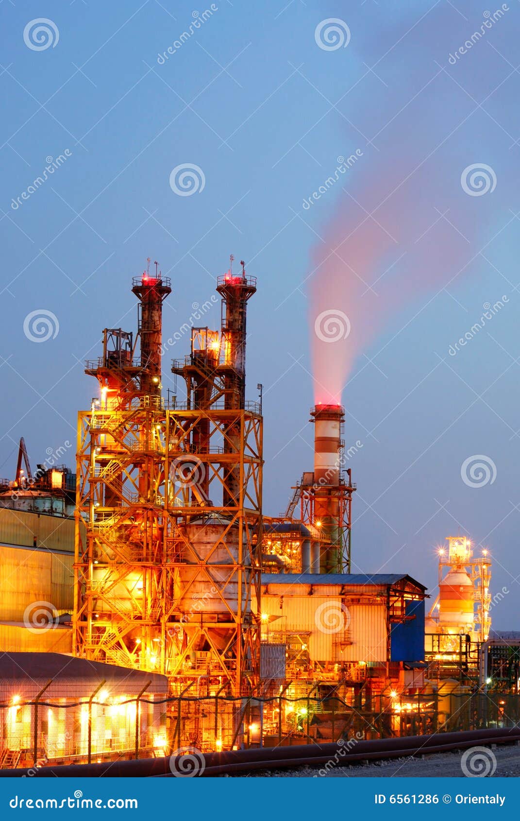 Usine industrielle photo stock. Image du tour, pouvoir - 6561286