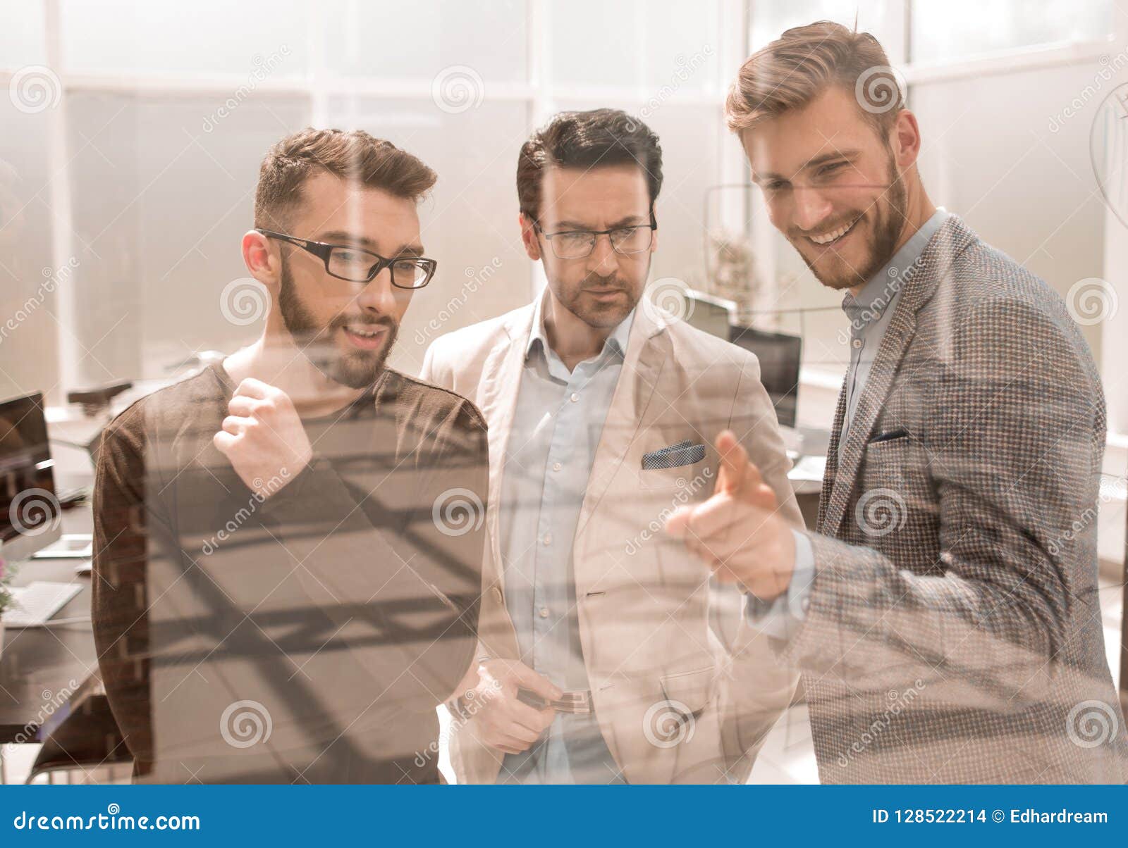 Usiness People Discuss Problems Standing in the Office Stock Photo ...