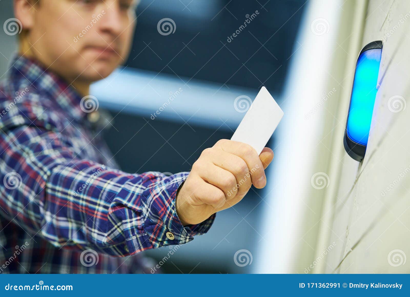 Using Electronic Card Key for Access Stock Image - Image of lock ...
