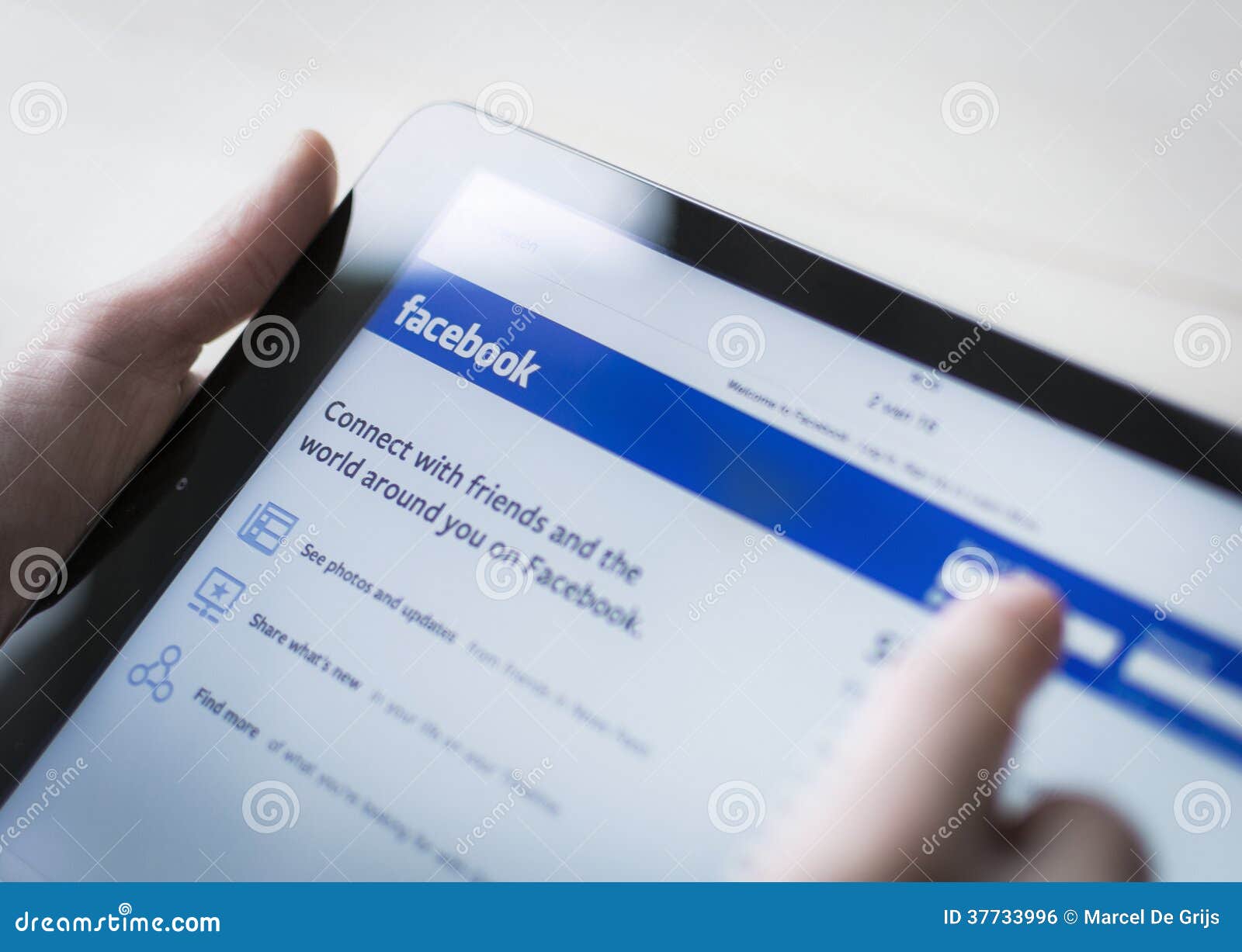 Using Facebook on Ipad or Tablet Pc Editorial Photo - Image of bring ...