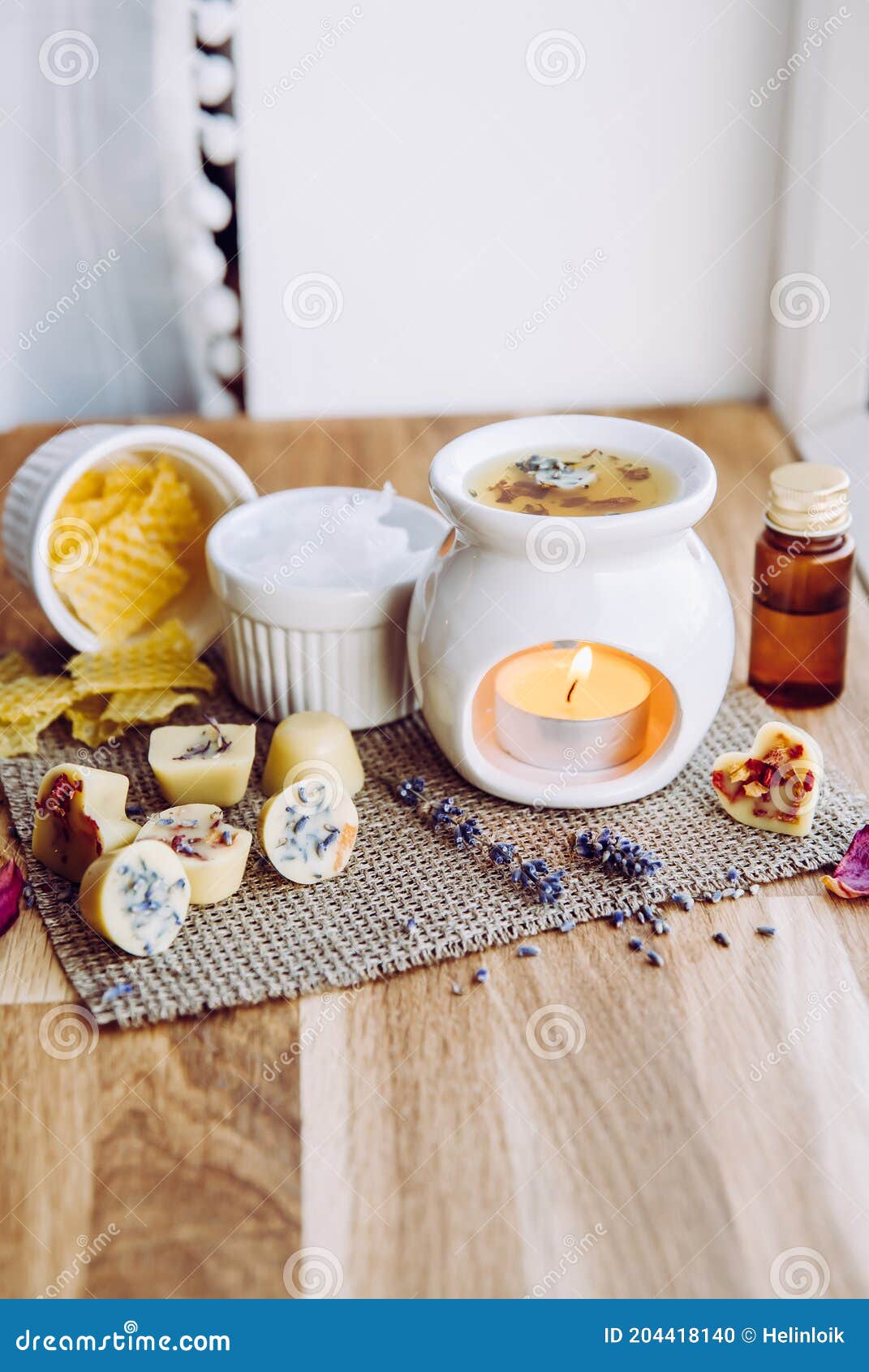 Using Homemade Mini Wax Melts in Aromatherapy Lamp Diffuser at Home ...