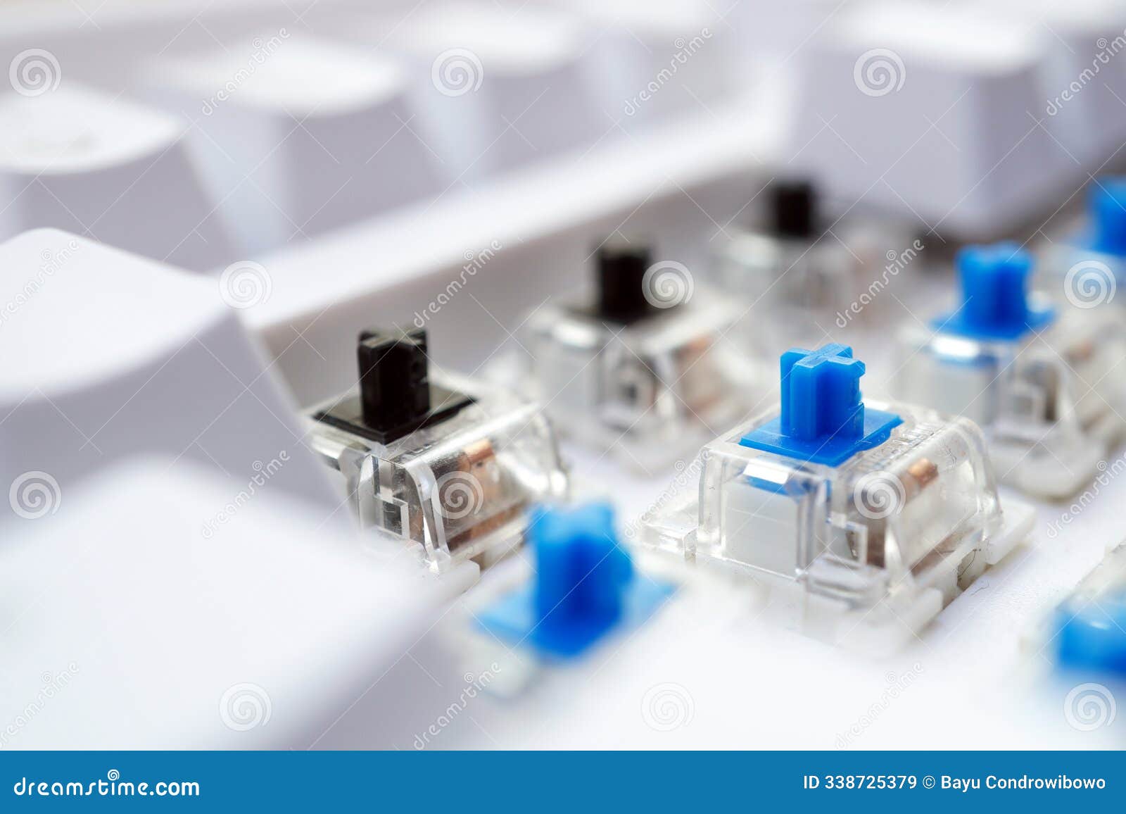 Using Mechanical Keyboard Switches with Different Colors on One ...