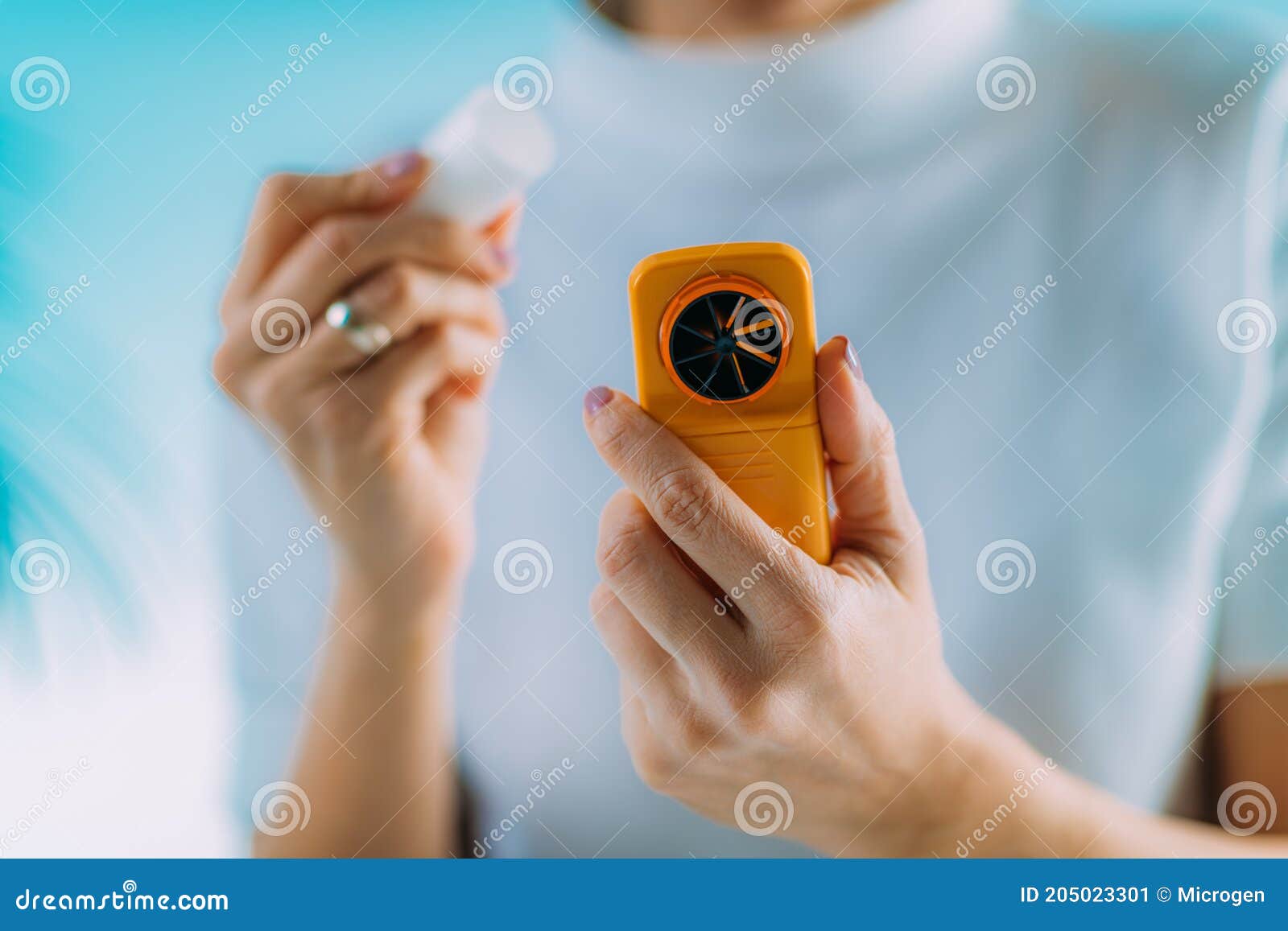 Using Portable Spirometer stock image. Image of airflow - 205023301