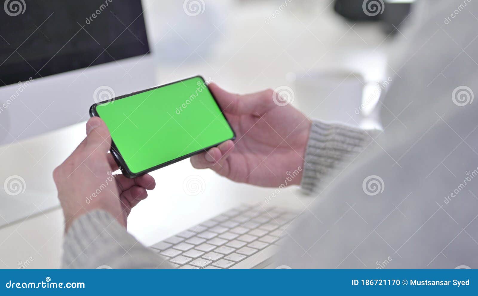 Smartphone with Chroma Key Screen at Work Stock Photo - Image of ...