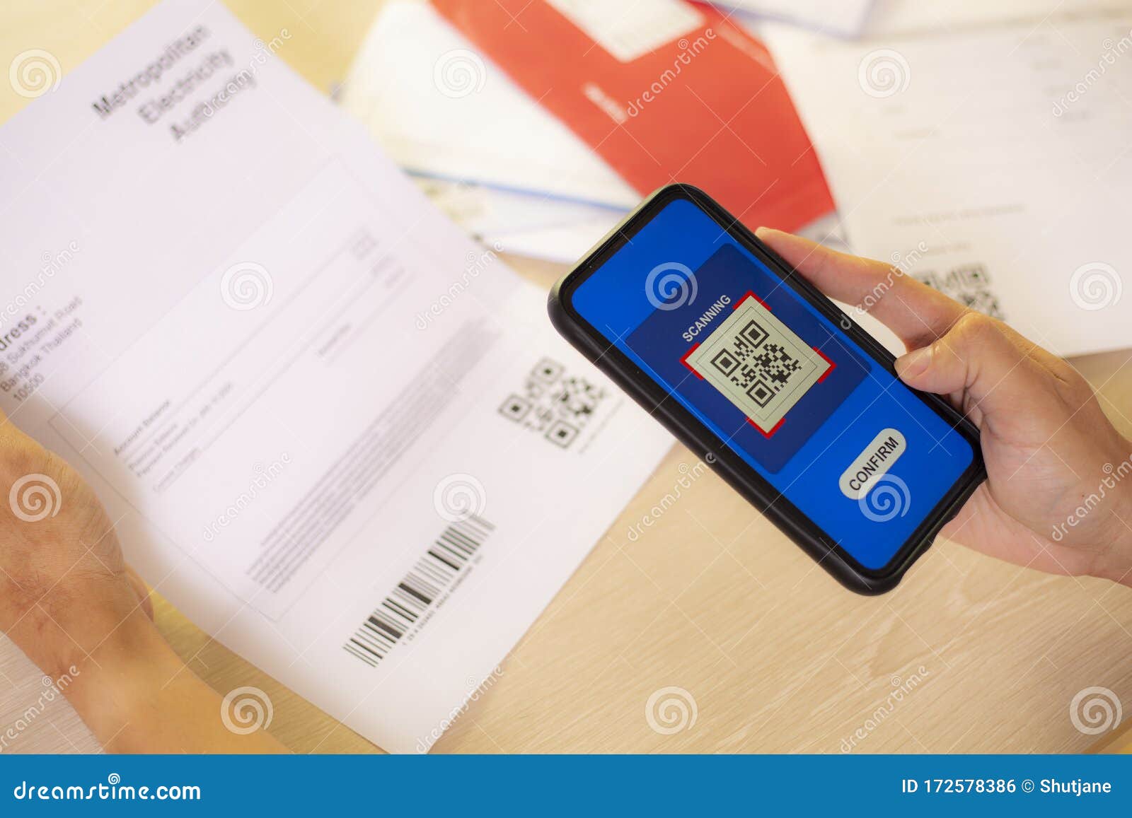 Using Smartphone or Code Scanning for Bill Digital Wallet or Credit ...