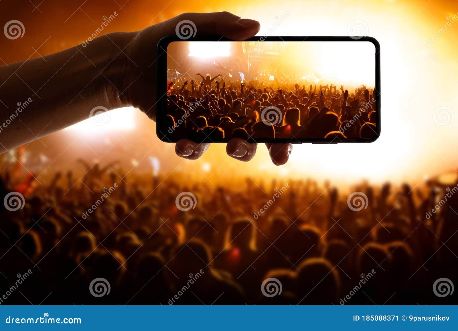 Using Technology at the Event. Mobile Phone in Hand Editorial Photo ...