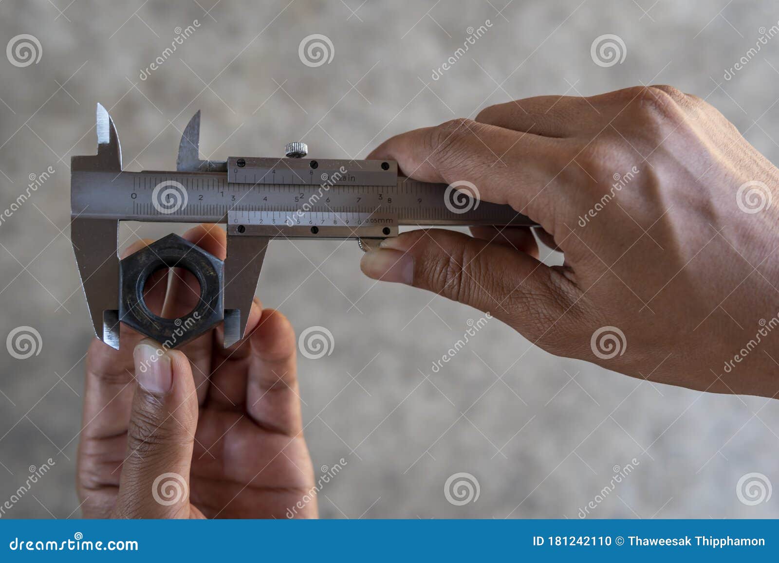 Using Vernier Caliper To Measure Dimensions of Nut Stock Photo - Image ... Using Vernier Caliper To Measure Dimensions of Nut Stock Photo - Image ...