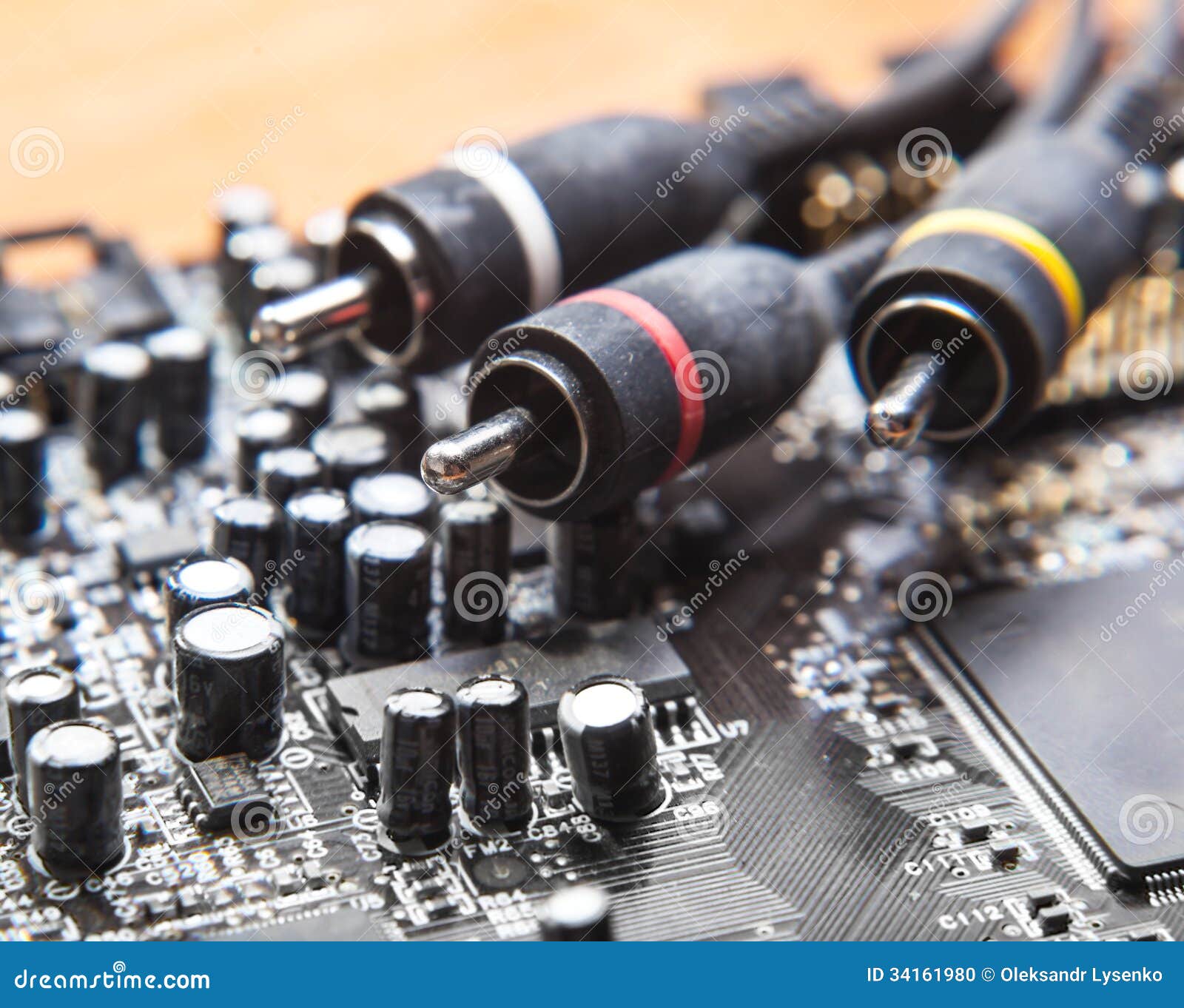 Uso De Dispositivos Audios Y Video Foto de archivo - Imagen de estéreo ...