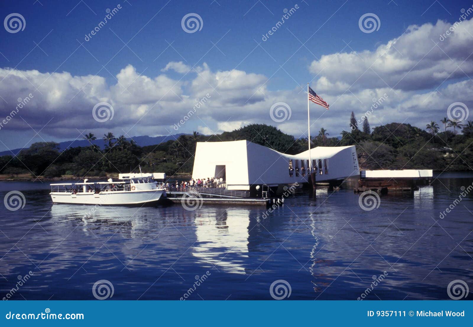USS Arizona Memorial and Foot Ferry Stock Image - Image of foot, ferry ...