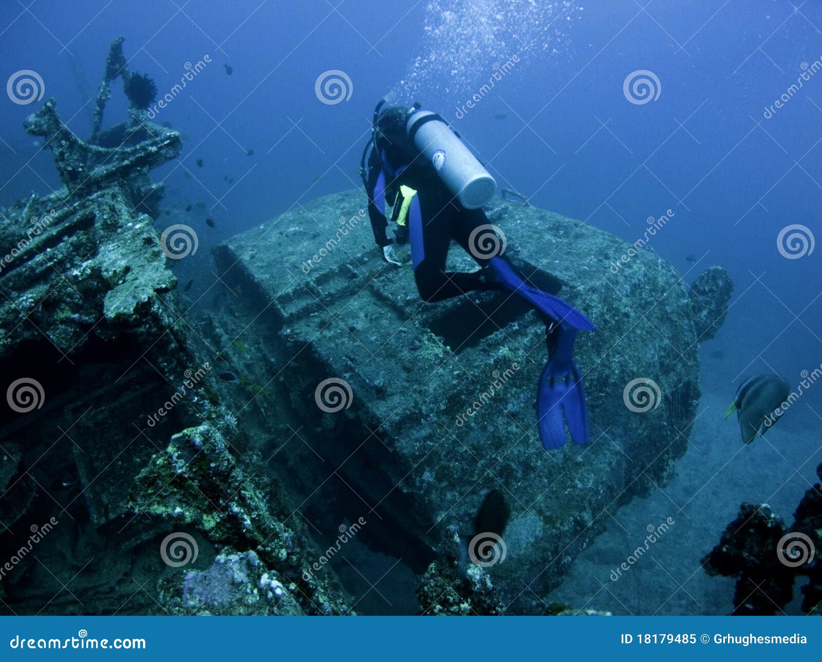 USS Emmons stock image. Image of blue, wwii, emmons, shipwreck - 18179485