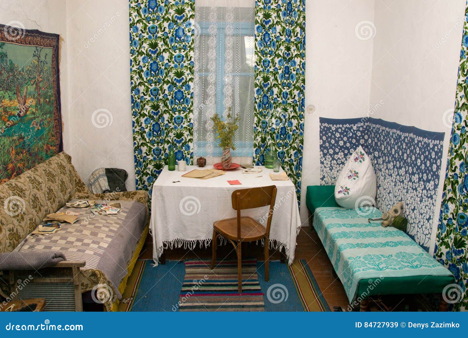 USSR Soviet old room editorial stock image. Image of apartment - 84727939