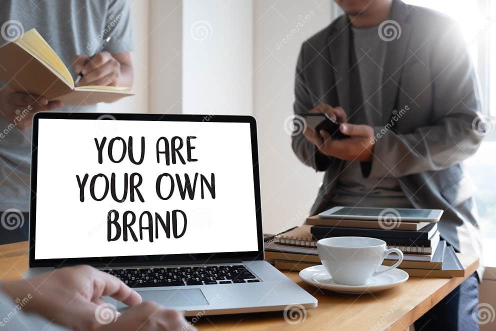 USTED ES SU PROPIO Concepto Del Edificio De La Marca De La MARCA Imagen ...