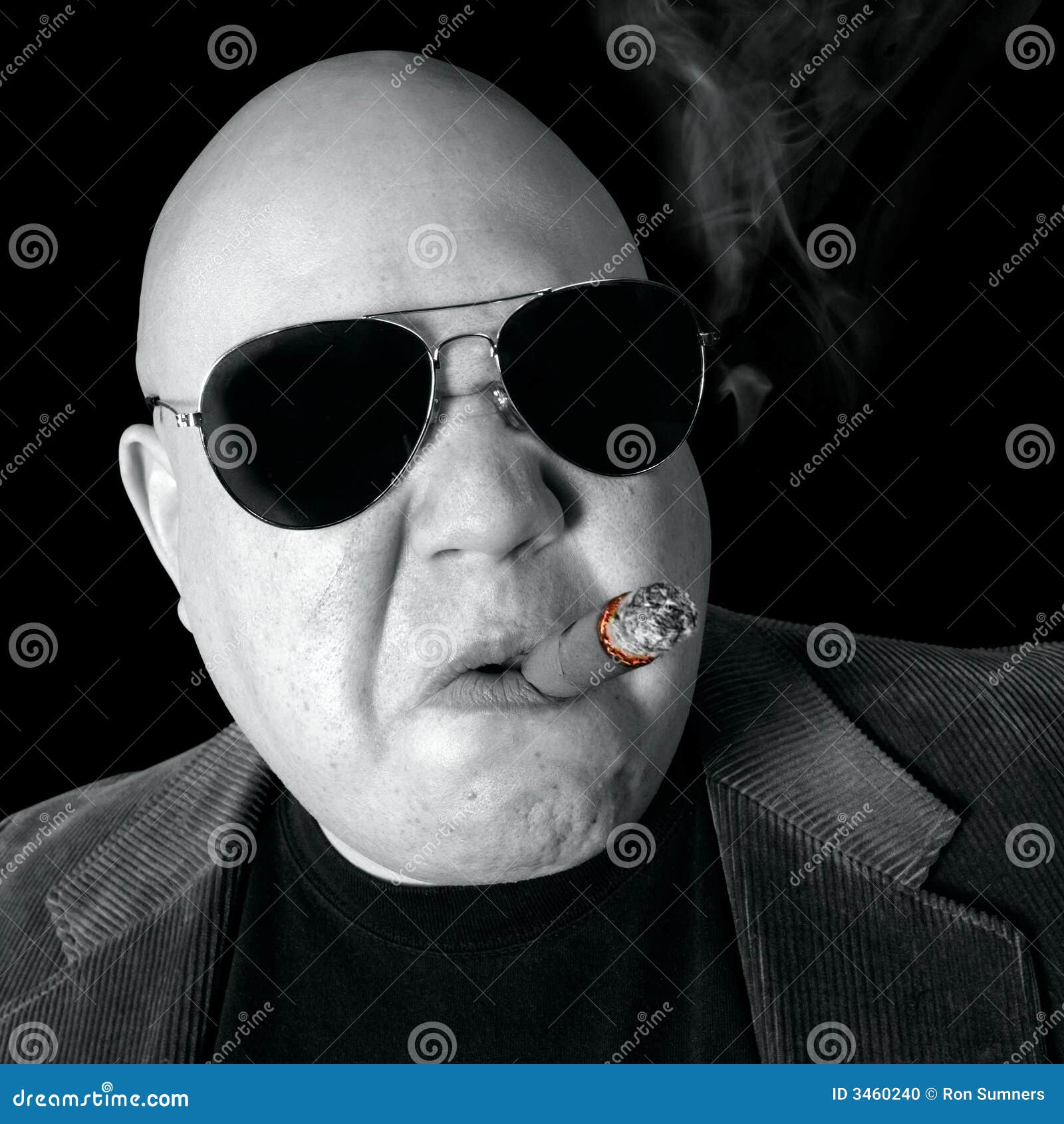 Usurier de fumage photo stock. Image du frais, honcho - 3460240