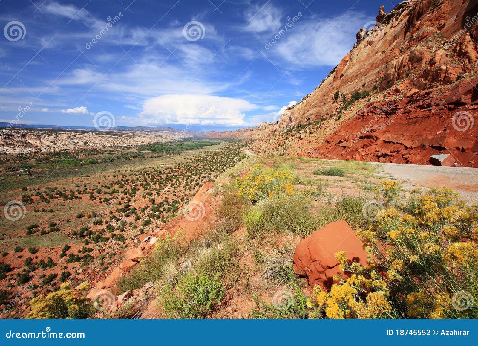 Utah Highway 95 Along Comb Ridge Stock Photo - Image of utah, ridge ...