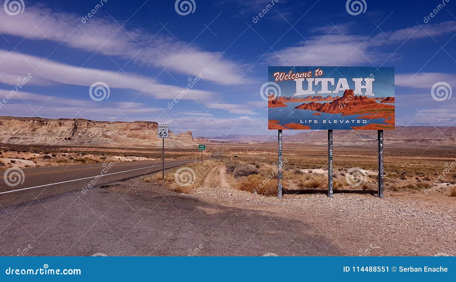 Utah state sign on highway editorial photo. Image of america - 114488551
