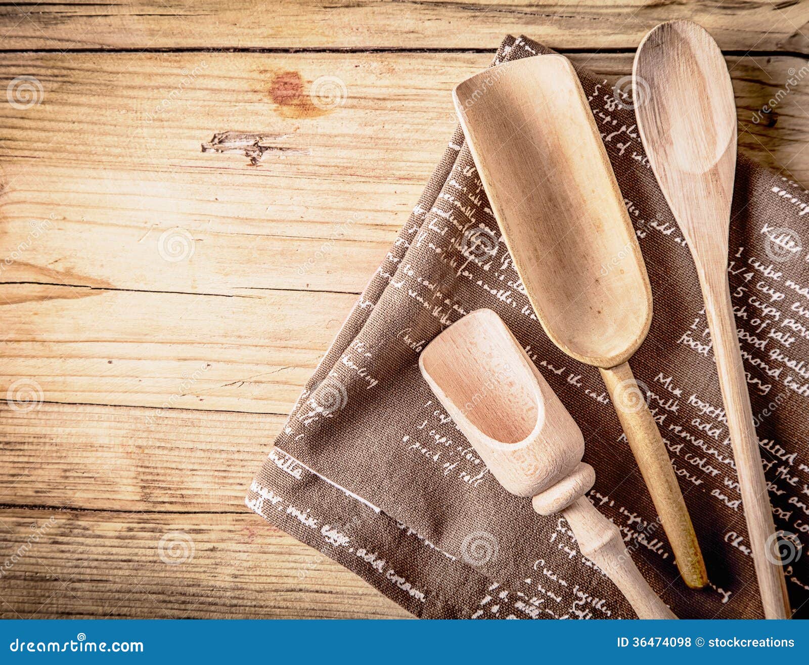 Utensili da cucina rustici fotografia stock. Immagine di alto - 36474098