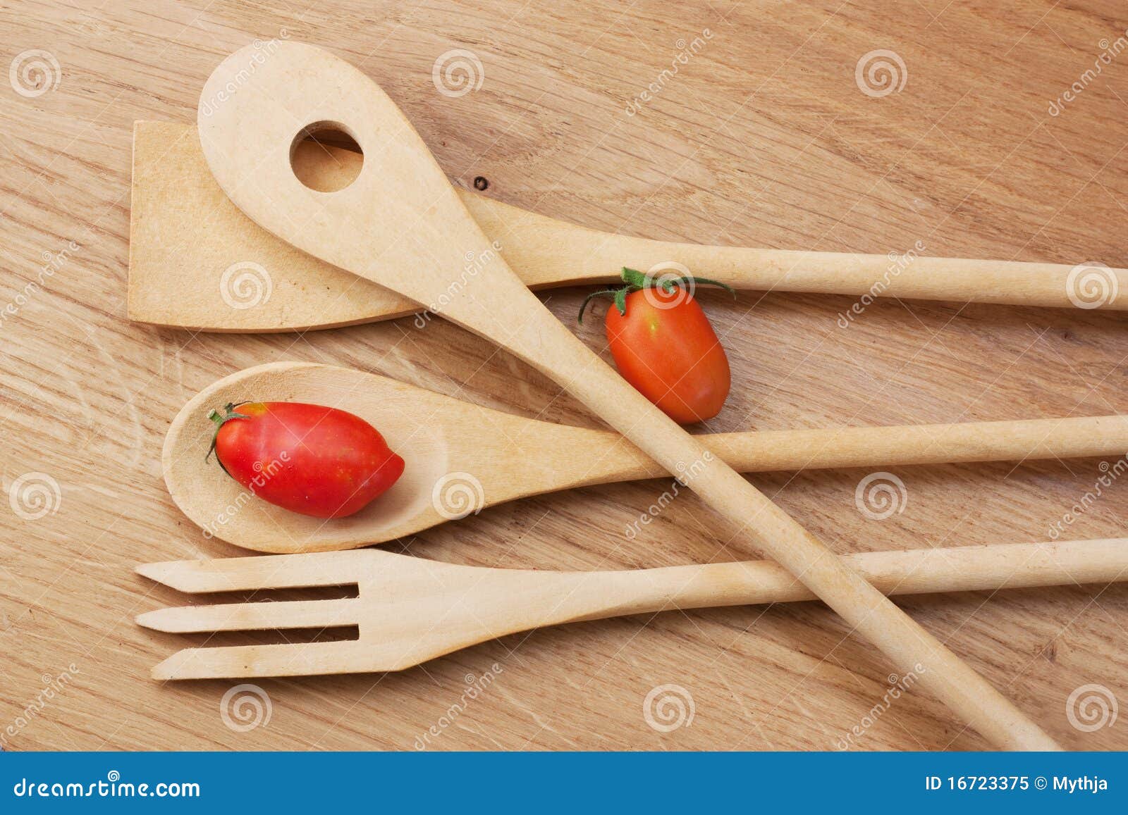 Utensilios De Madera De La Cocina Imagen de archivo - Imagen de starve ...