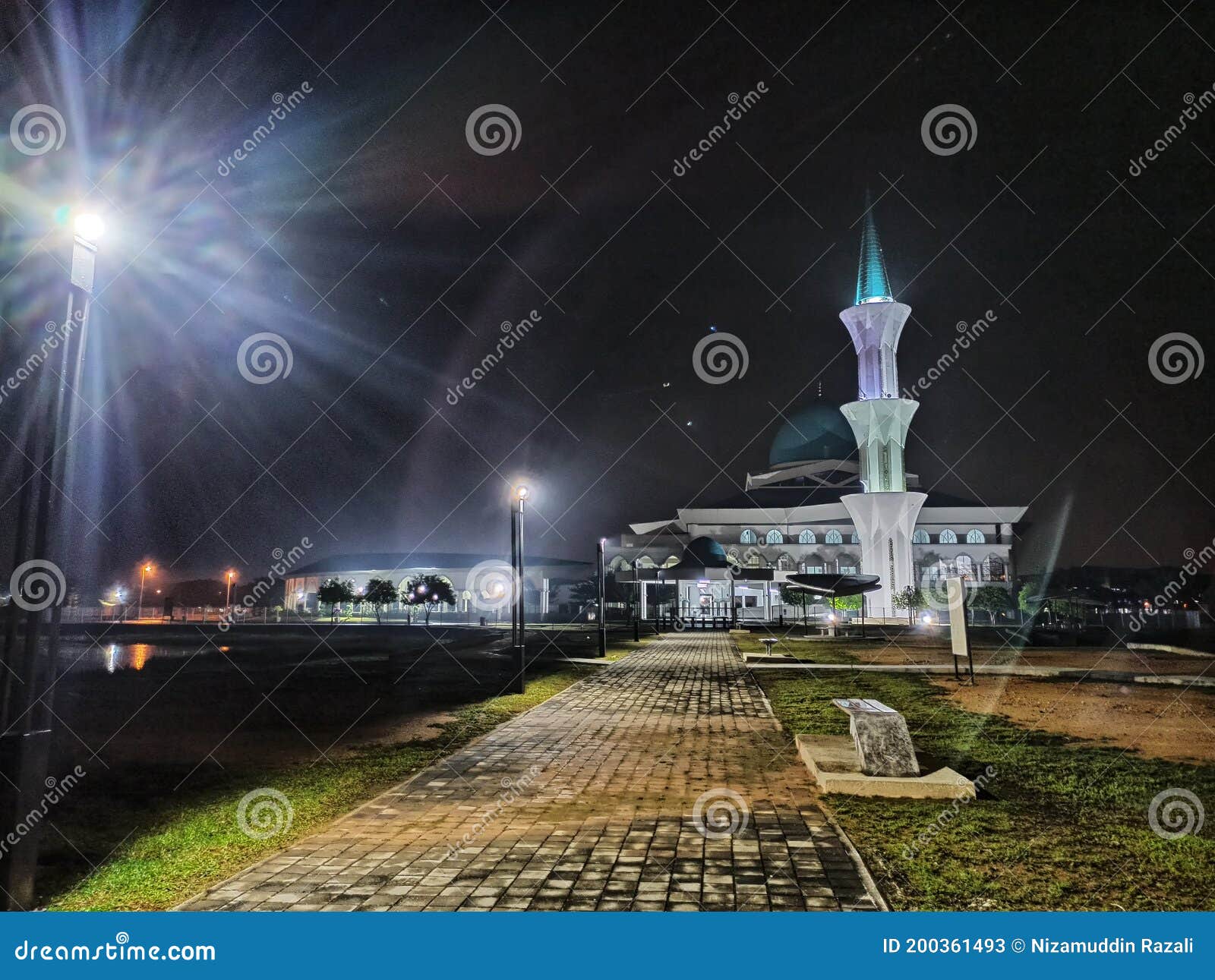 UTHM Mosque at night stock image. Image of tower, darkness - 200361493