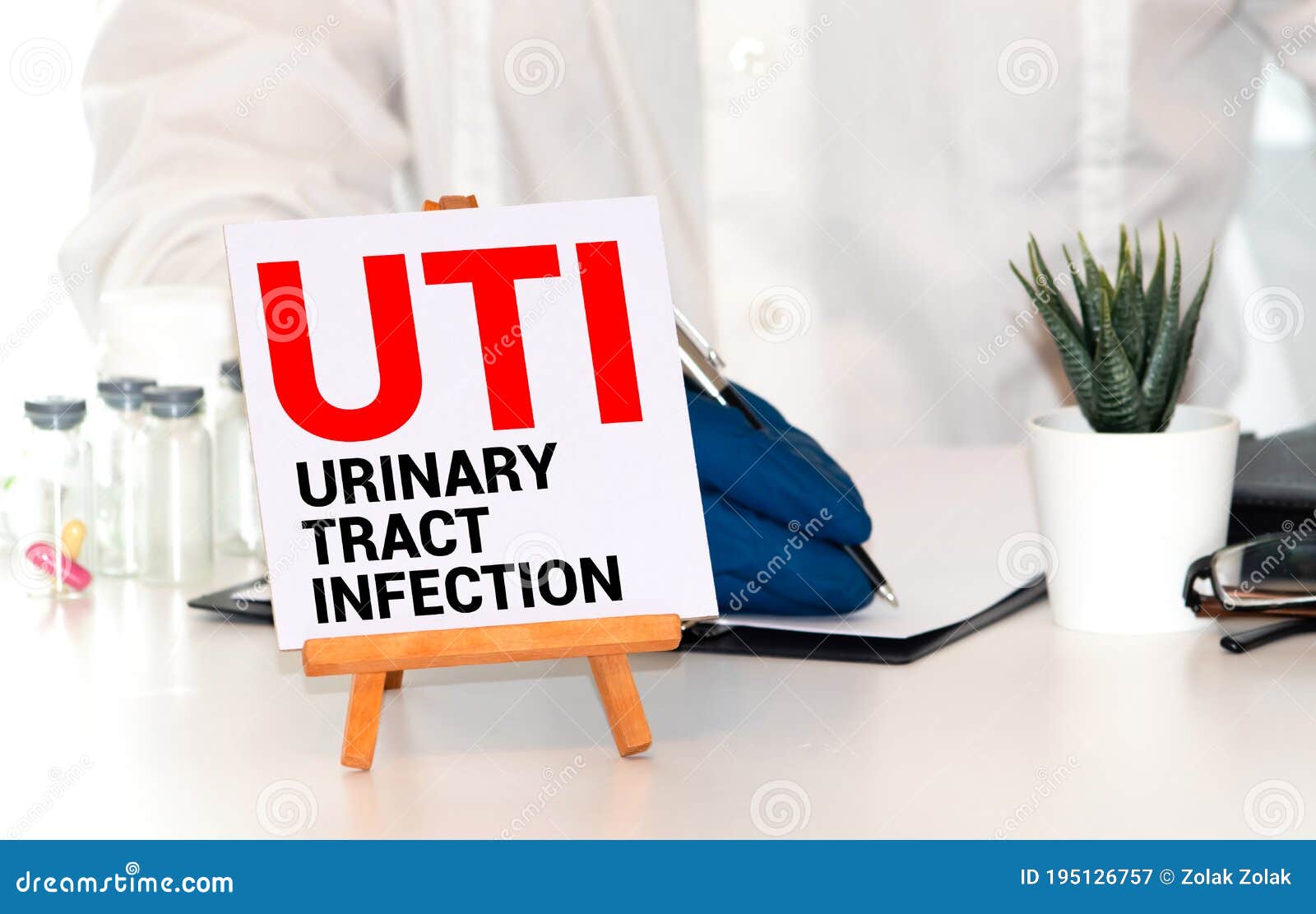 UTI- Urinary Tract Infection Written in Notebook Stock Image - Image of ...