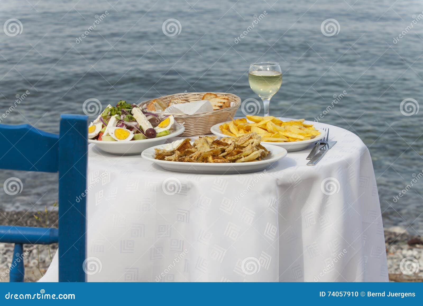 Utomhus- grekisk mat arkivfoto. Bild av bakgrund, nytt - 74057910