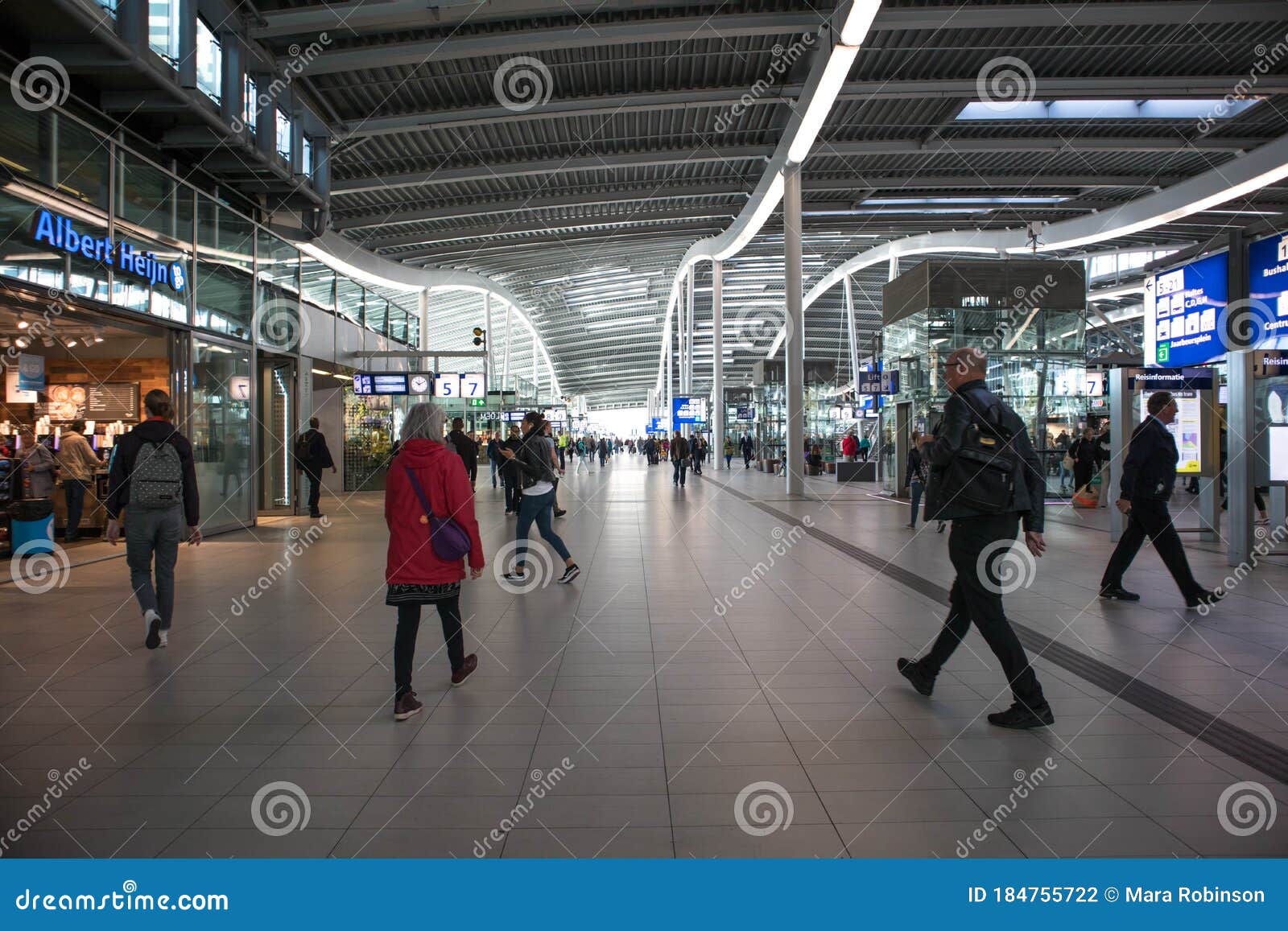 Passengers Inside Large Modern Railway Terminal Concourse Editorial ...