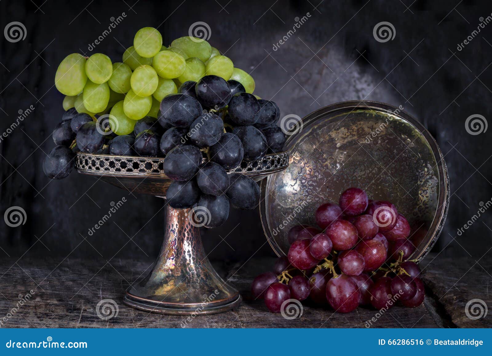 Uva d'annata fotografia stock. Immagine di organico, nutrizione - 66286516