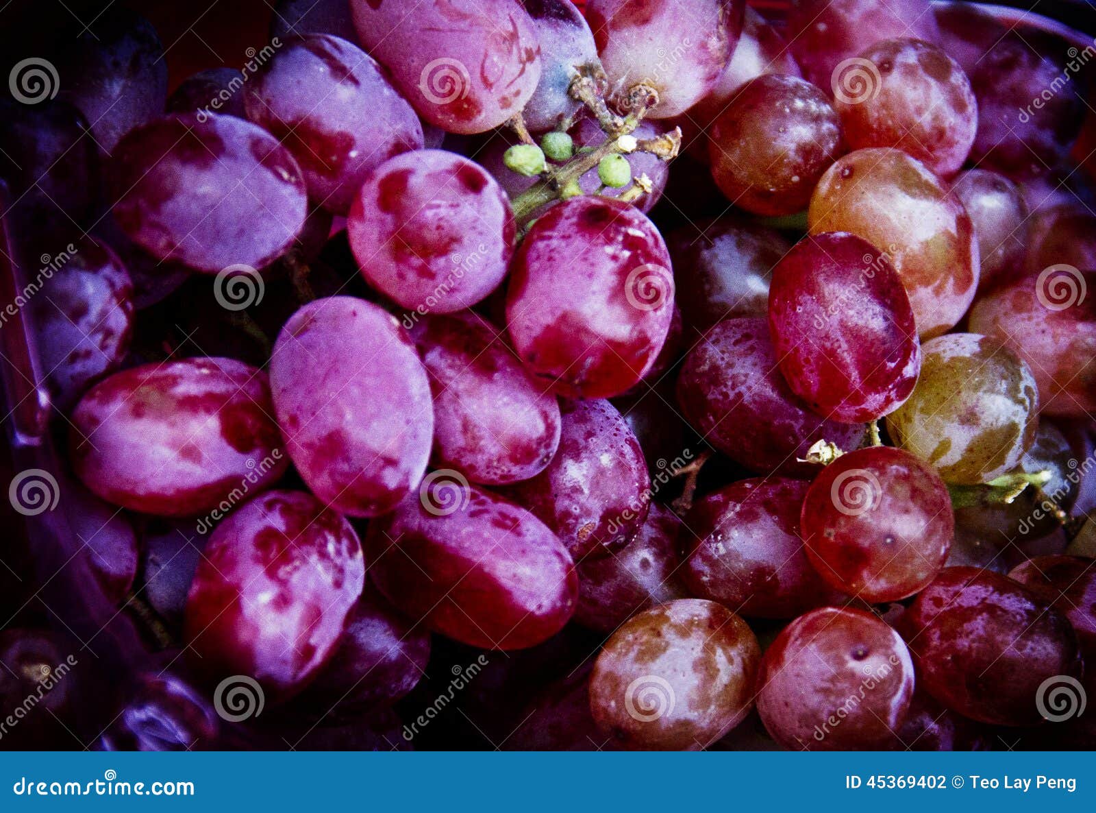 Uvas naturales de la fruta foto de archivo. Imagen de imagen - 45369402