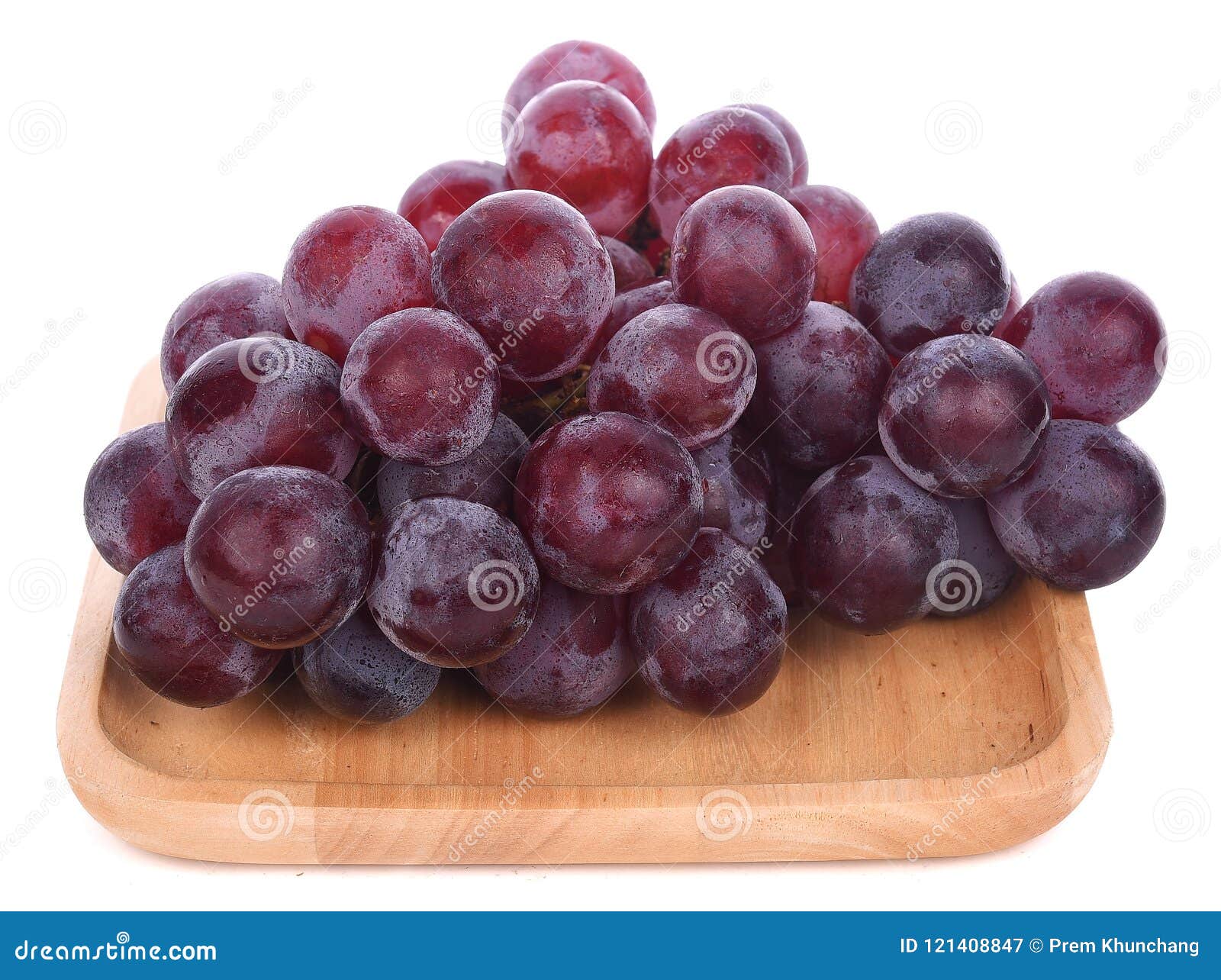 Uvas Rojas Aisladas En El Fondo Blanco Imagen de archivo - Imagen de ...