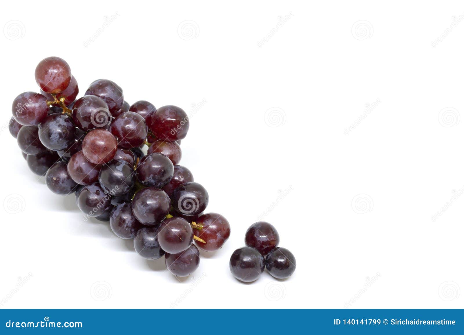 Uvas Sem Sementes No Fundo Branco Imagem de Stock - Imagem de doce ...