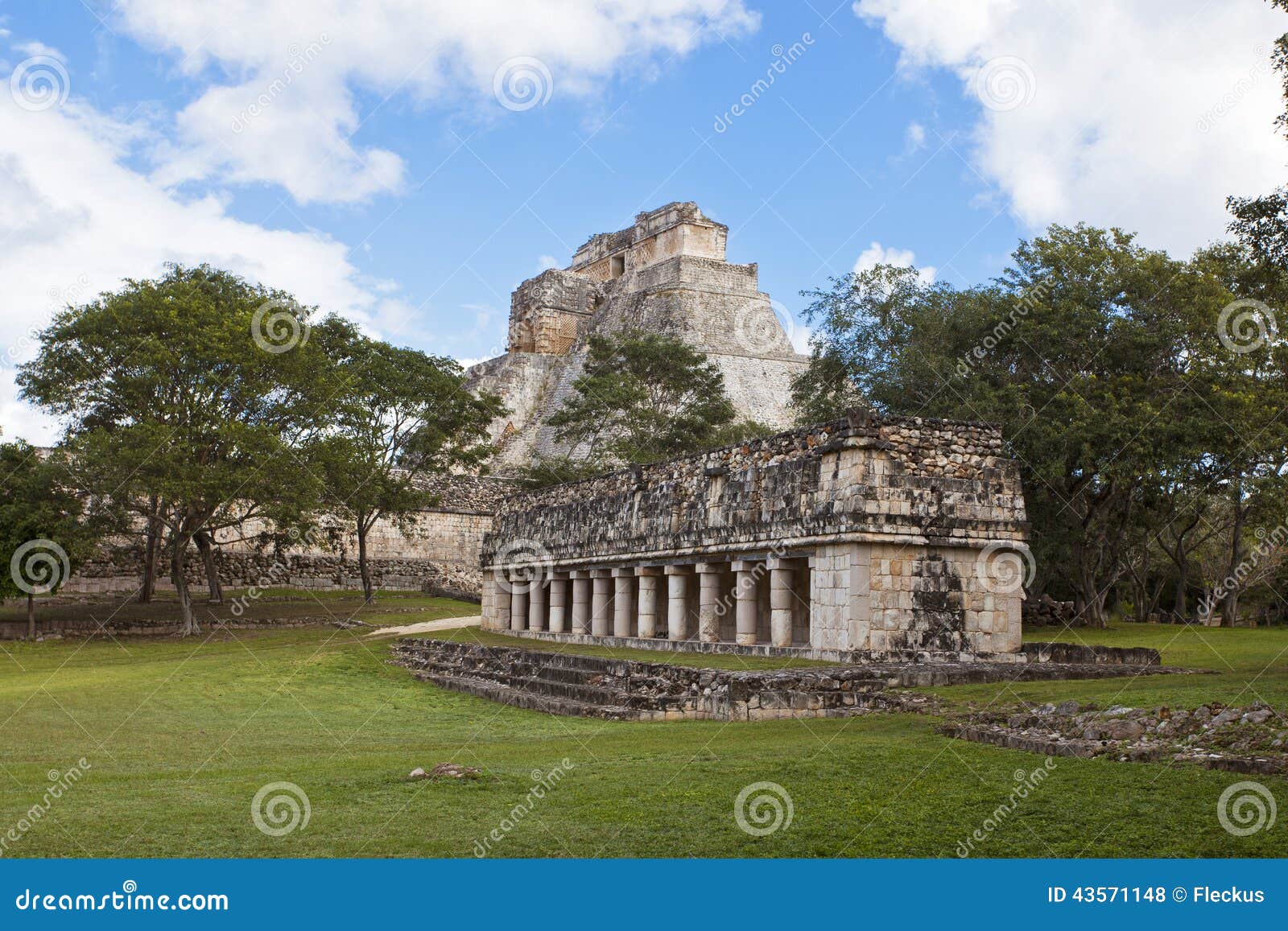 Uxmal Pyramid and Temple in Mexiko Stock Photo - Image of uxmal ...
