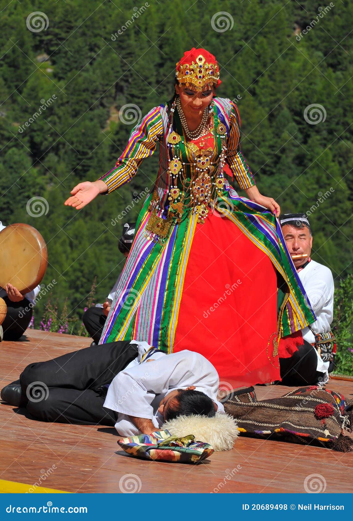 Uzbekistan Dance Group editorial stock photo. Image of beautiful - 20689498