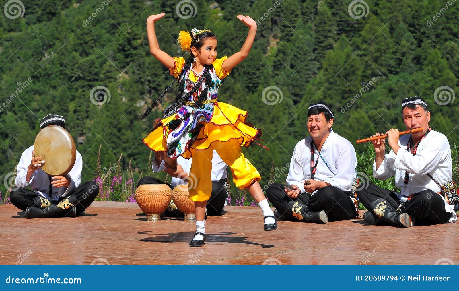 Uzbekistan Dance Group editorial stock image. Image of alpine - 20689794
