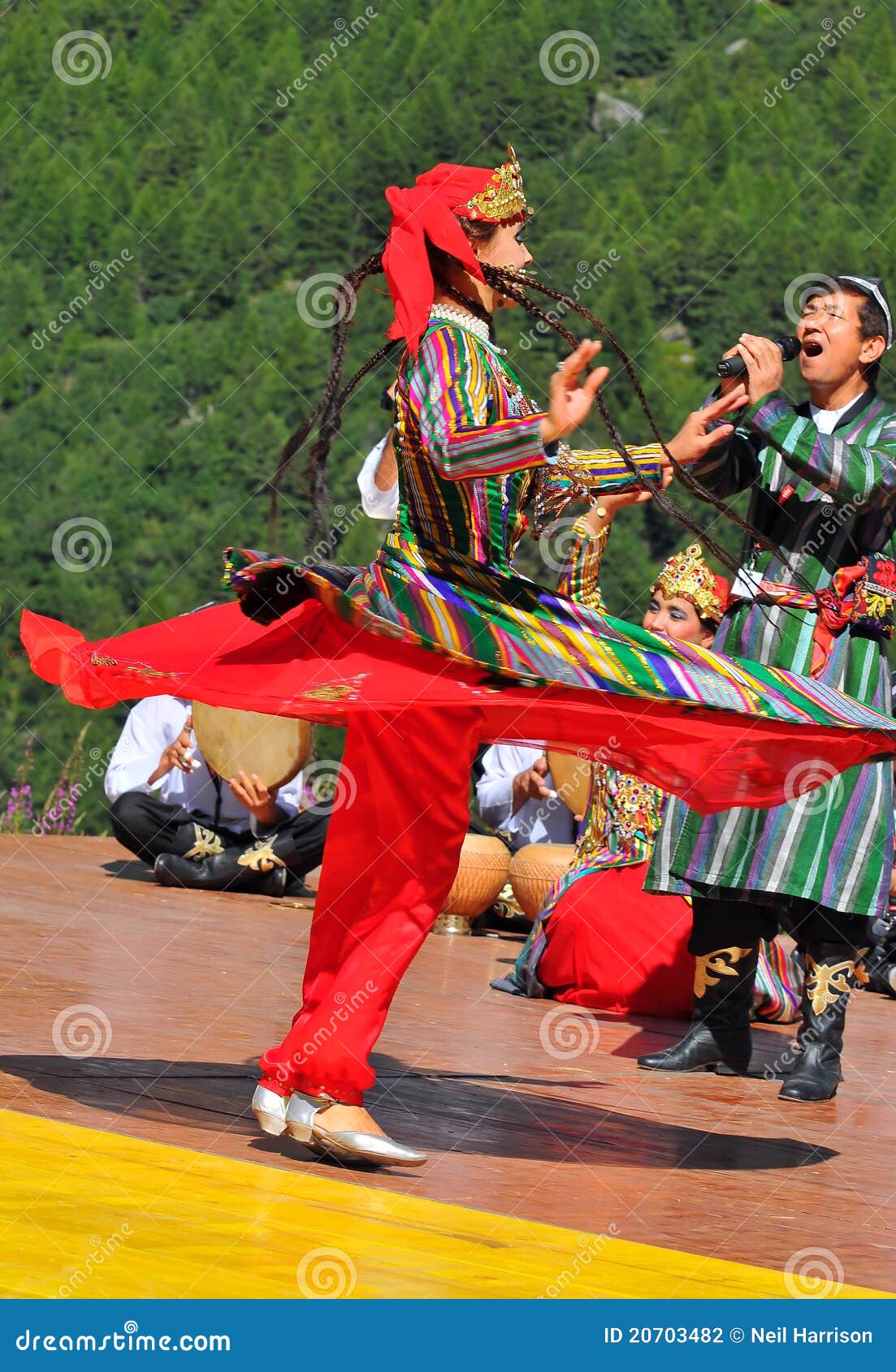 Uzbekistan Dance Group editorial photography. Image of chingam - 20703482