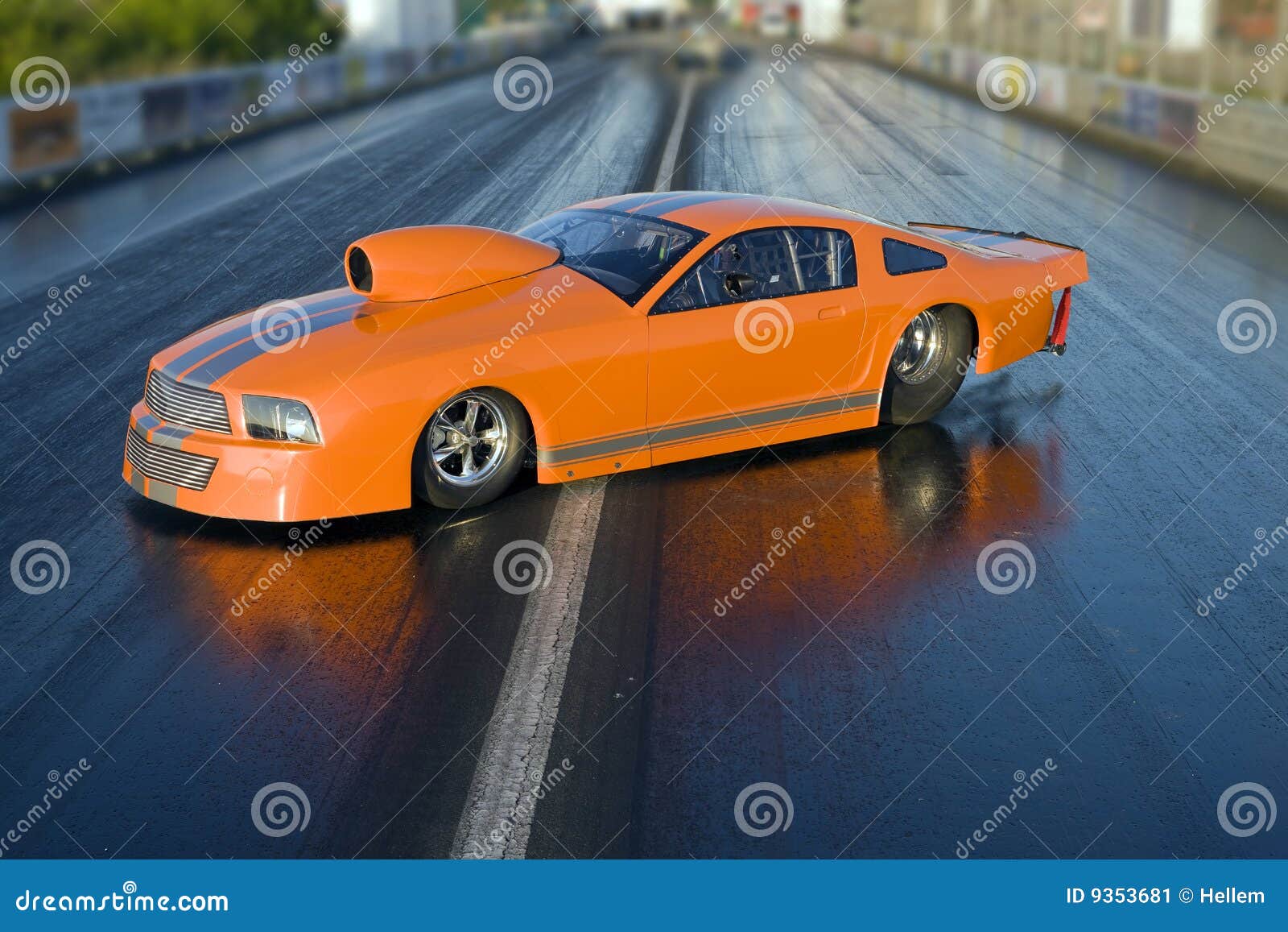 Véhicule - Dragster image stock. Image du brûlure, puissant - 9353681