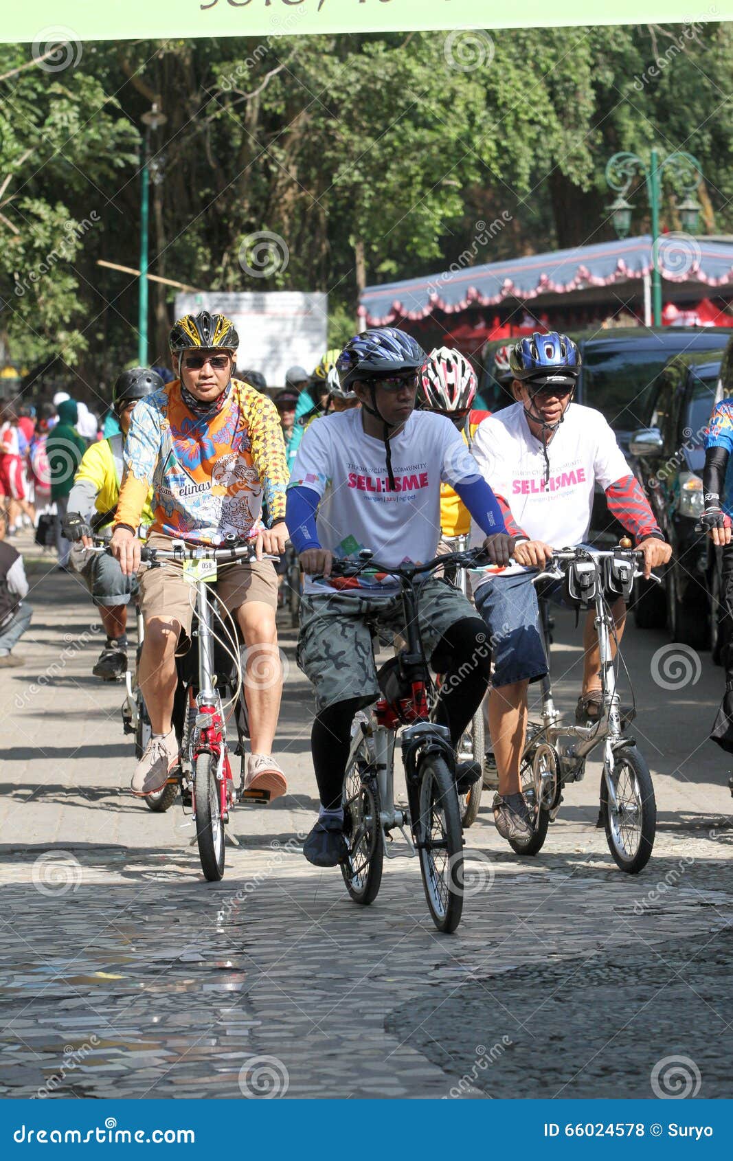 Vélo se pliant photo stock éditorial. Image du java, ville - 66024578