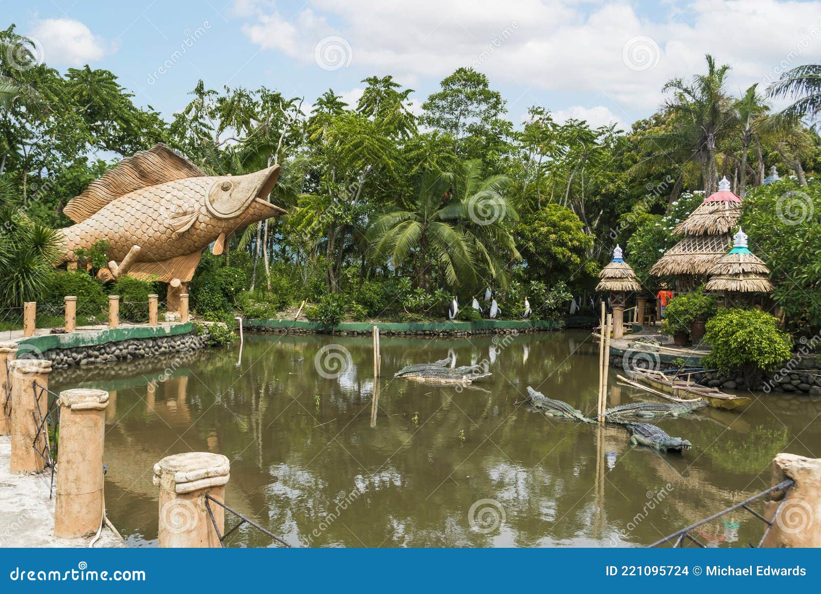 V - Isdaan Floating Restaurant, a Popular Dining Destination Editorial ...