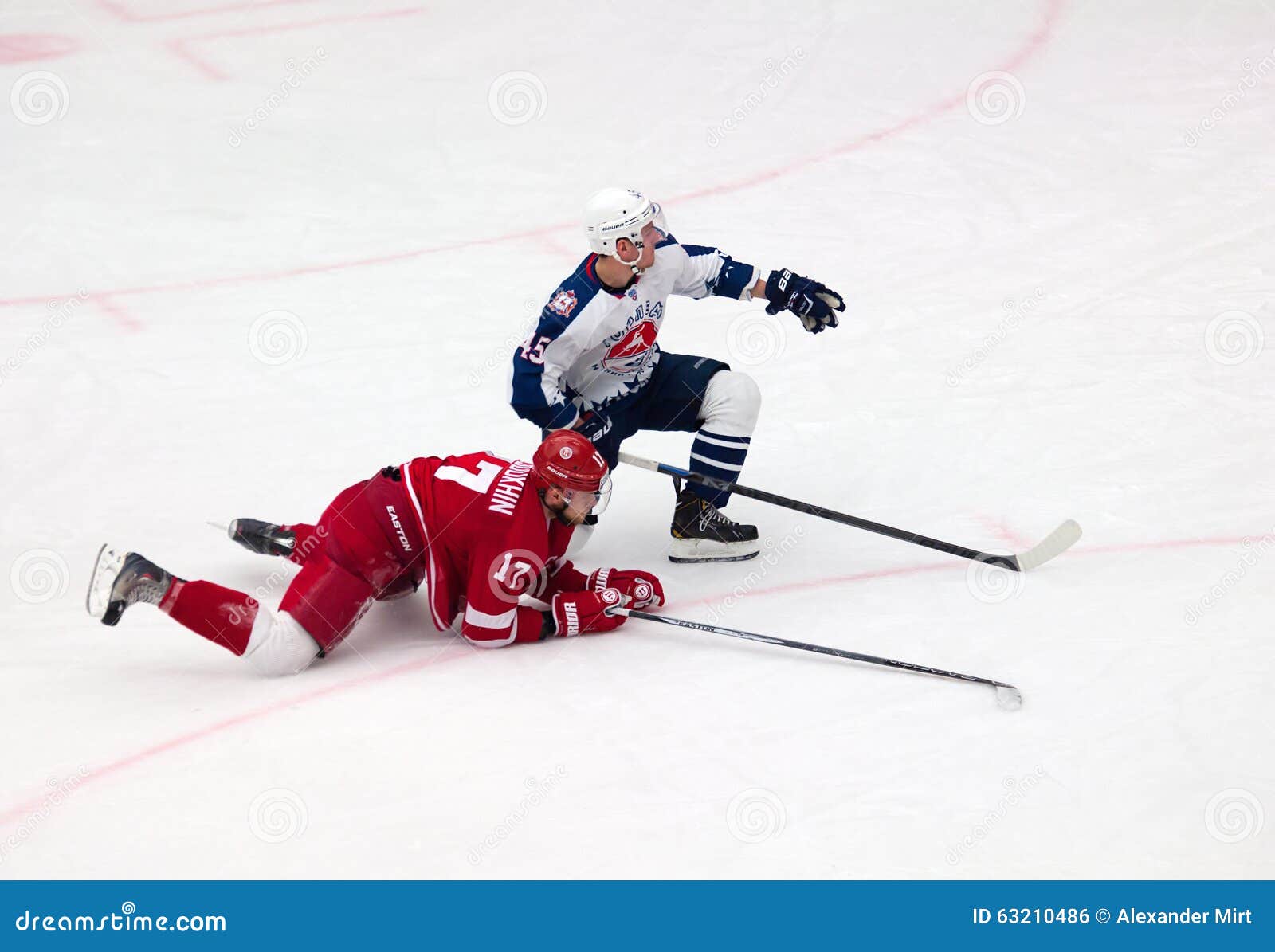 V Solodukhin (17) Et a Alyayev (45) Tombent Vers Le Bas Photo éditorial ...