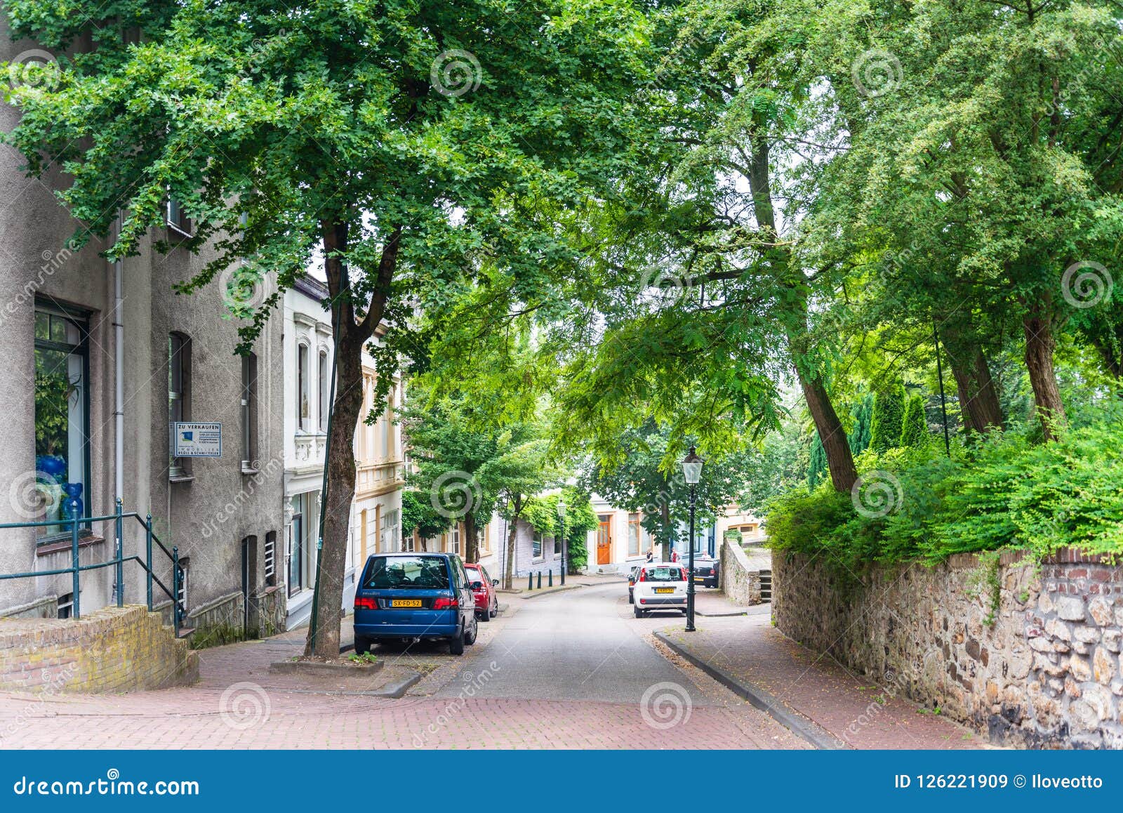 VAALS，荷兰 编辑类库存图片. 图片 包括有 历史, 地标, 旅游业, 荷兰, 街道, 历史记录, 旅行 - 126221909